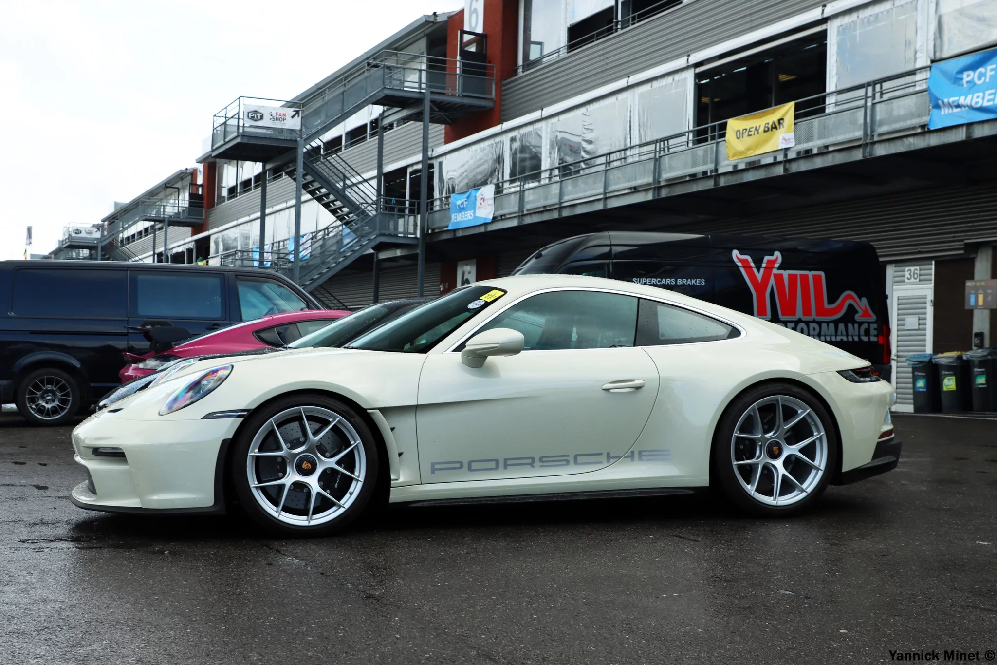 Geyser Grey Metallic - Porsche 911 S/T (992) | carpaints.co
