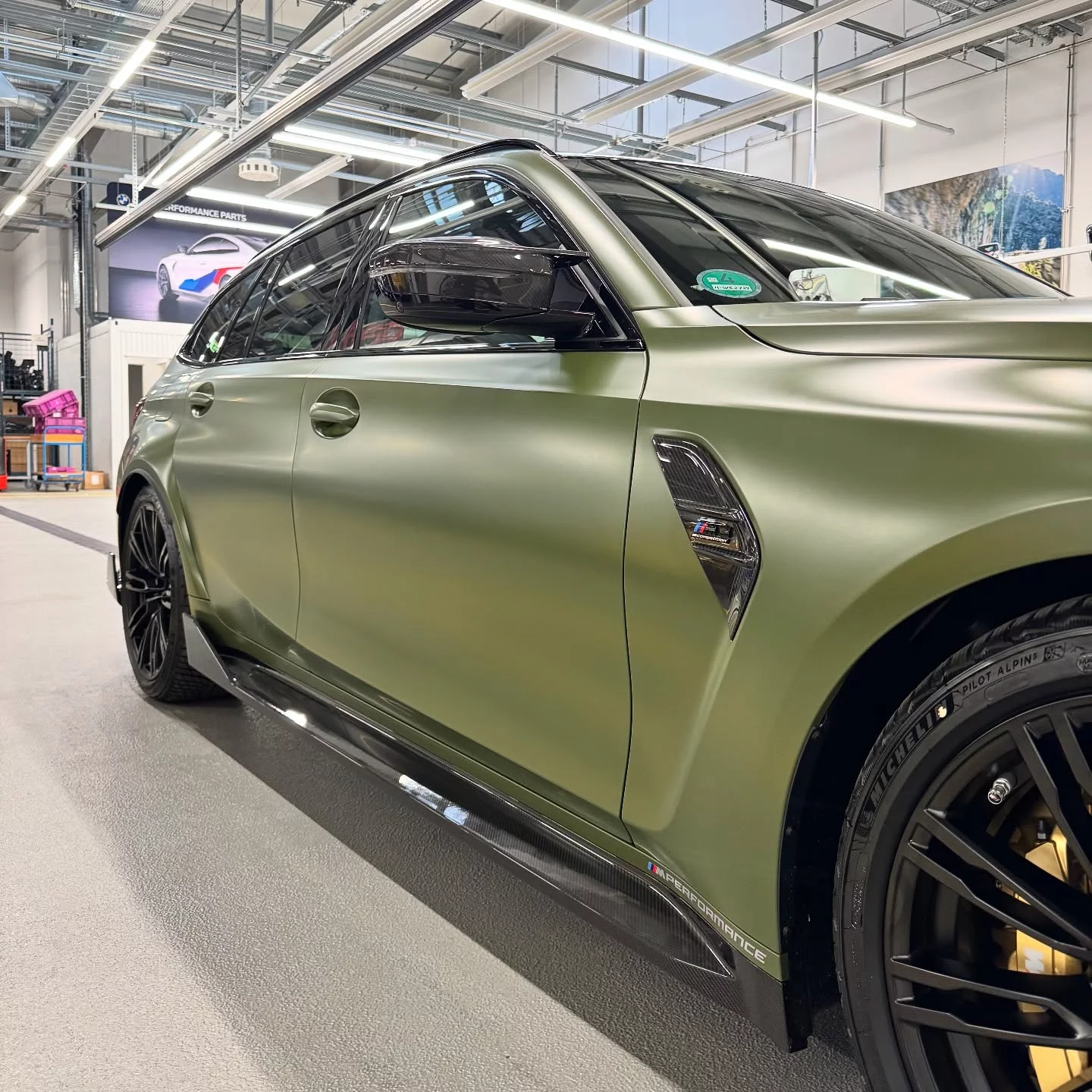 Frozen Urban Green - BMW M3 Touring (G81) - carpaints.co