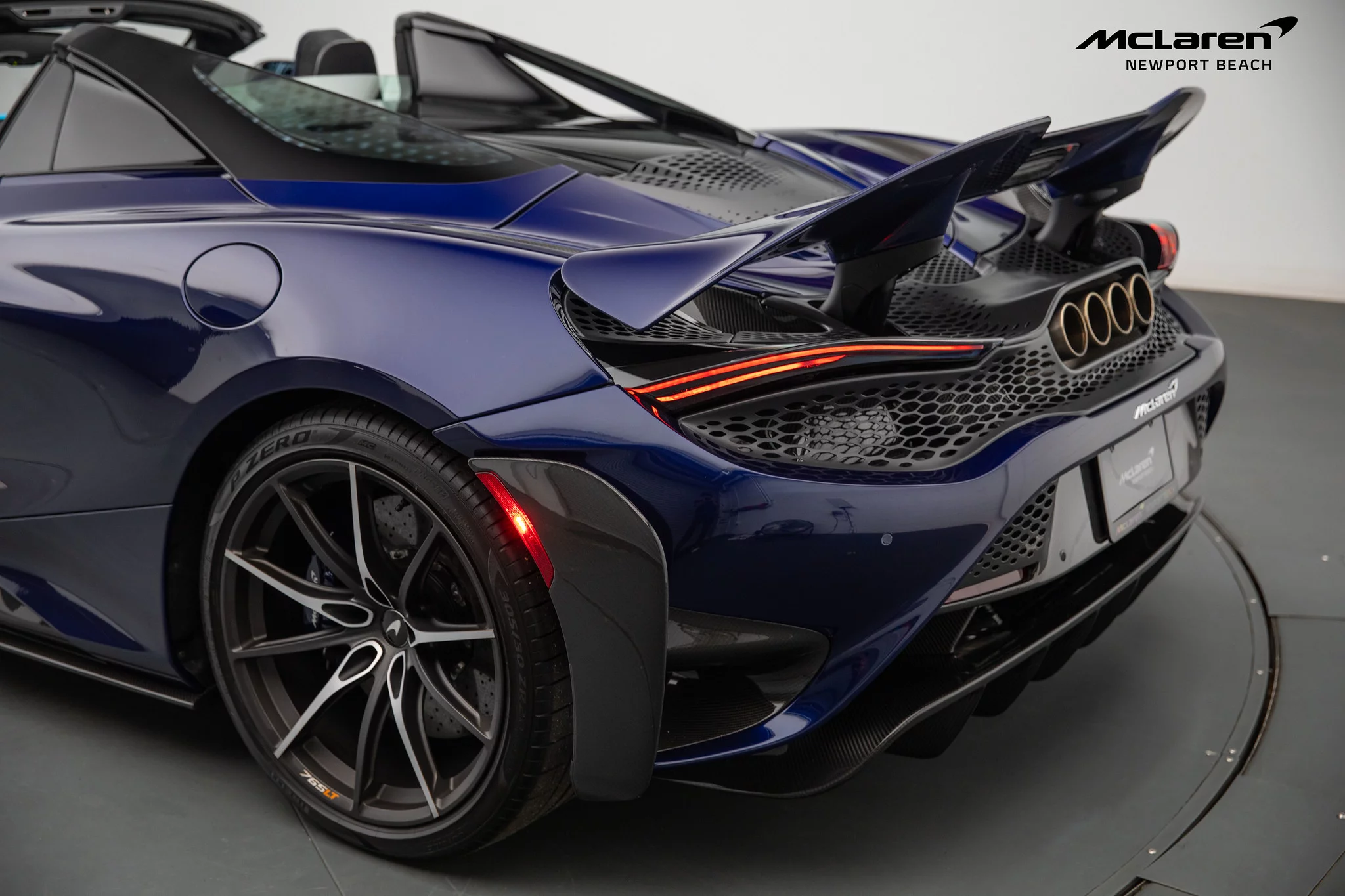 Fistral Blue / Atlantic Blue - McLaren 765LT Spider - carpaints.co