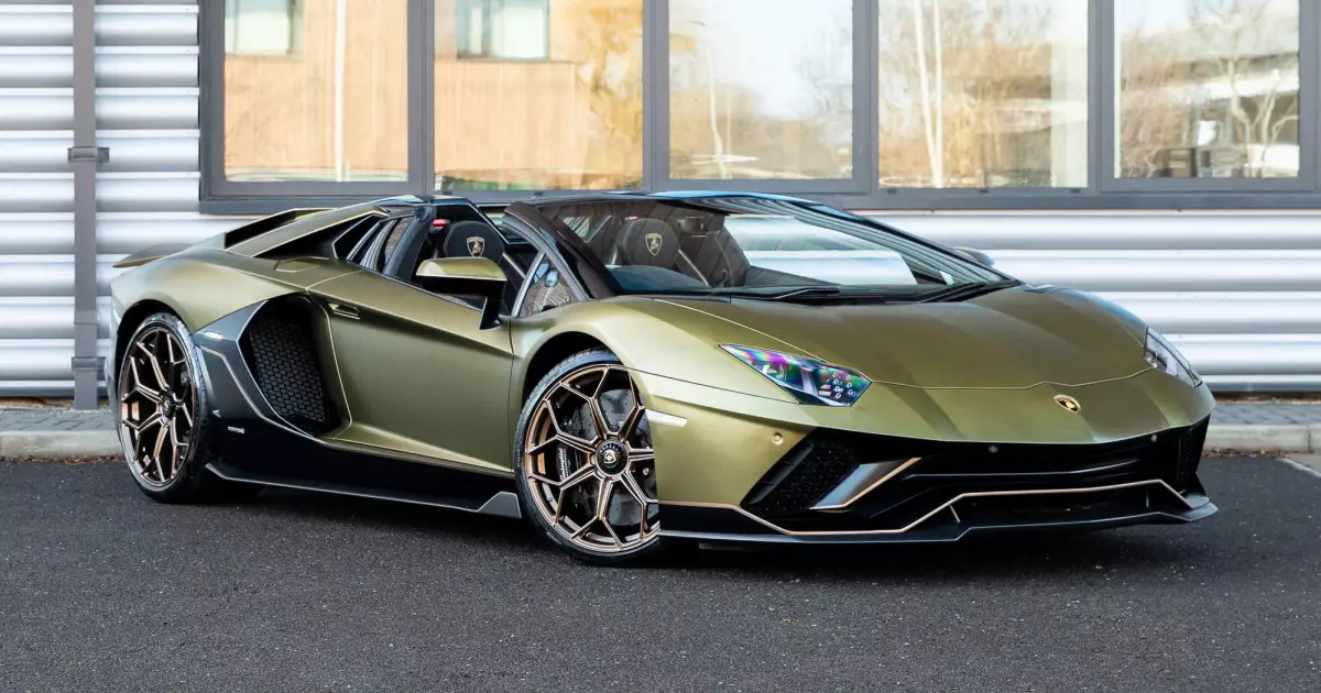 Verde Gea - Lamborghini Aventador Ultimae Roadster (LP780-4) | carpaints.co