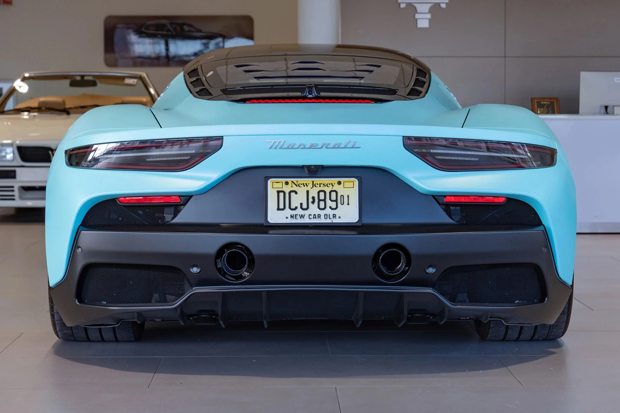 Digital Mint / Nero Enigma - Maserati MC20 | carpaints.co