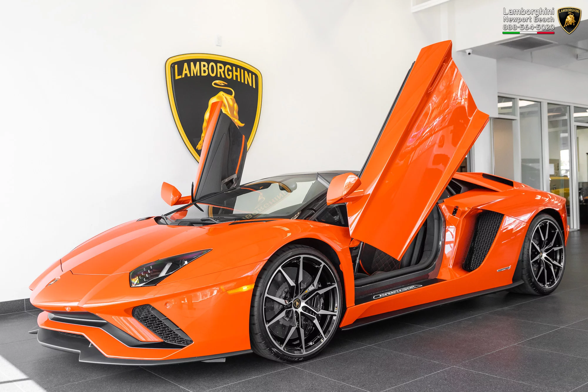 Arancio Argos - Lamborghini Aventador S Roadster (LP740-4) | carpaints.co