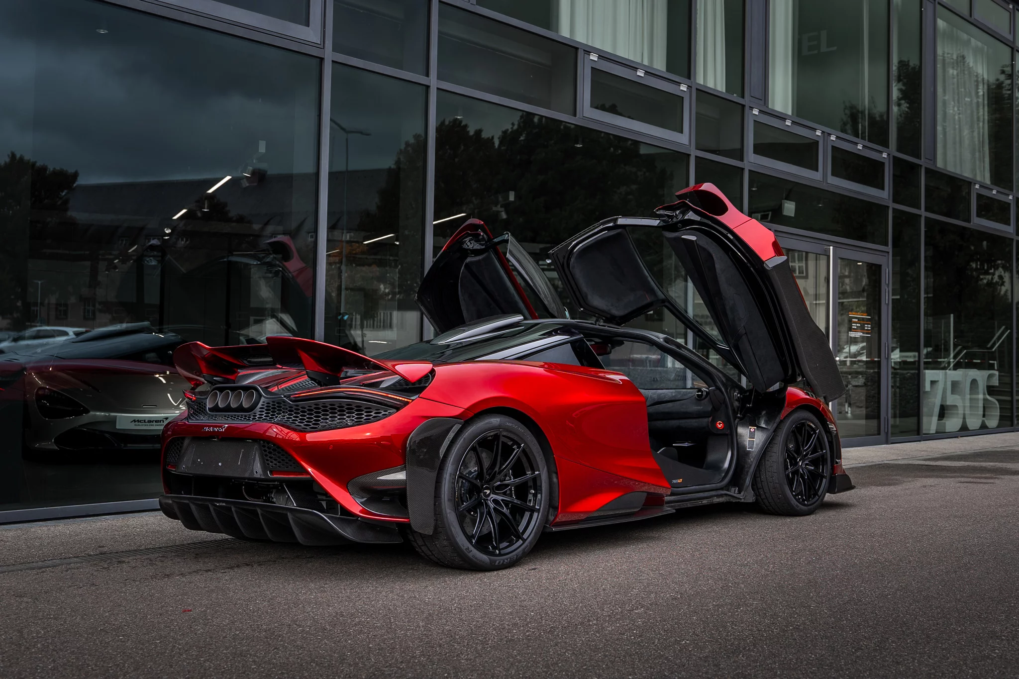 Volcano Red - McLaren 765LT | carpaints.co