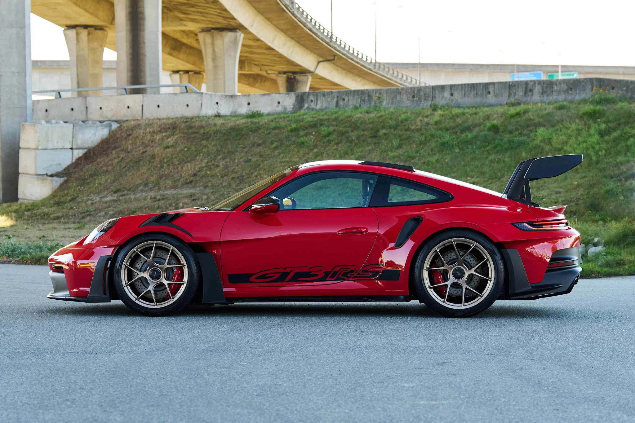 Guards Red - Porsche 911 GT3 RS (992) | carpaints.co