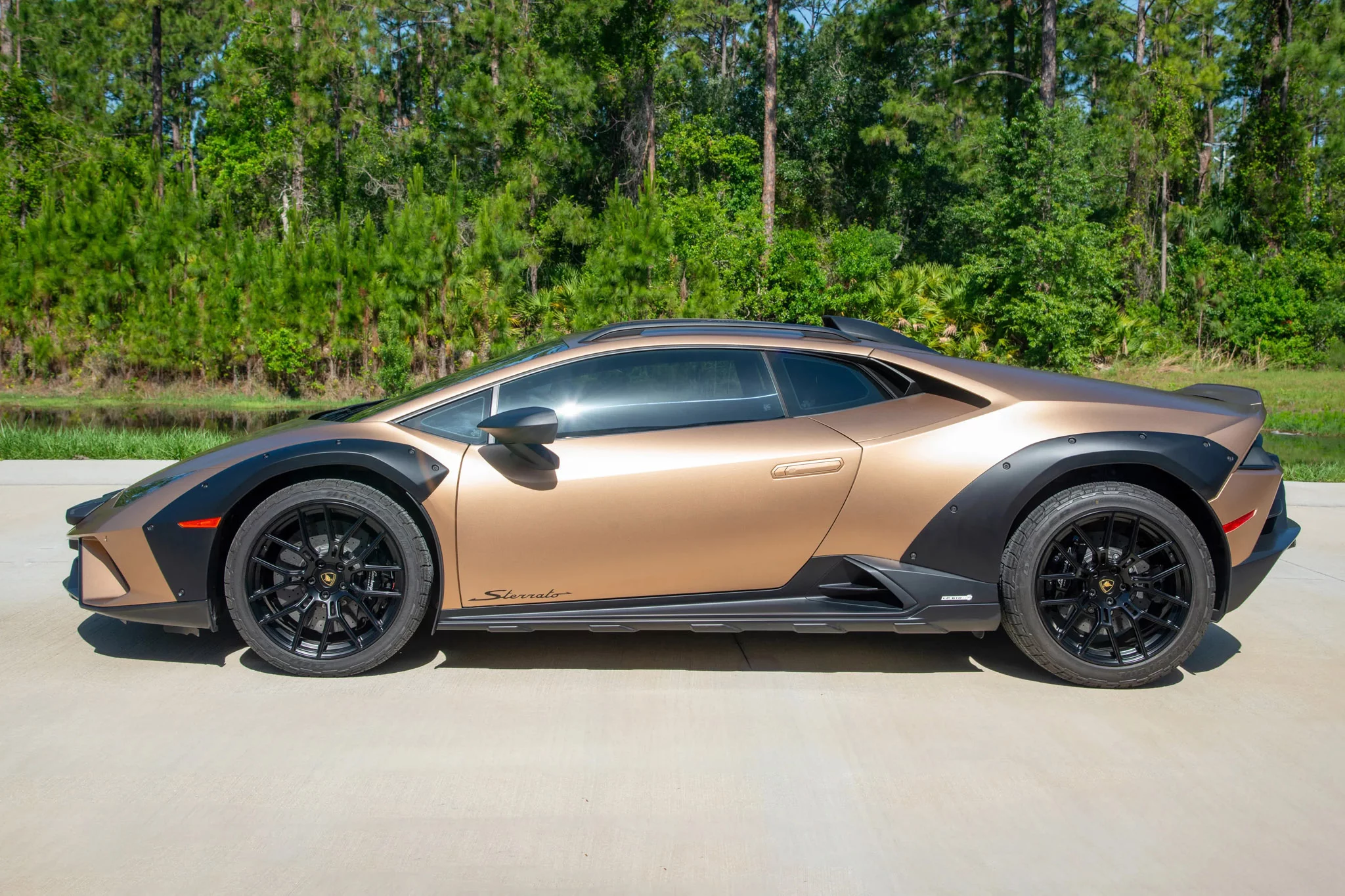 Bronzo Zenas - Lamborghini Huracán Sterrato | carpaints.co