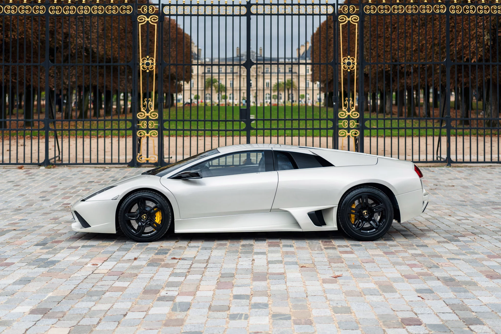 balloon white lamborghini murcielago