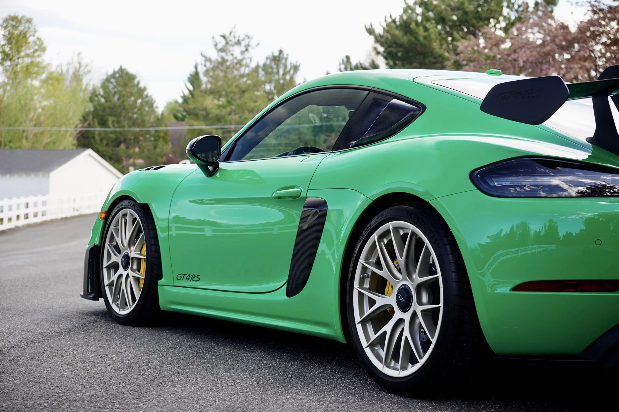 Signal Green - Porsche Cayman GT4 RS (718) | carpaints.co