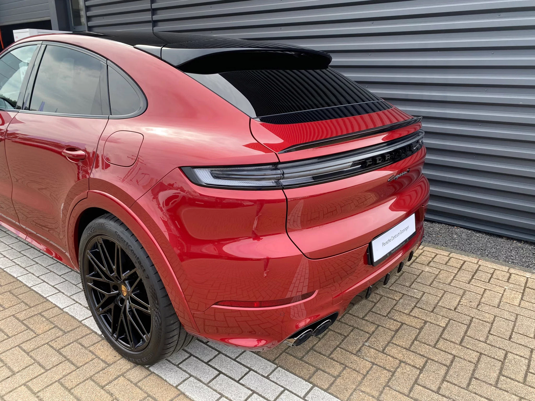 Ruby Red Metallic - Porsche Cayenne Coupé (E3) | carpaints.co