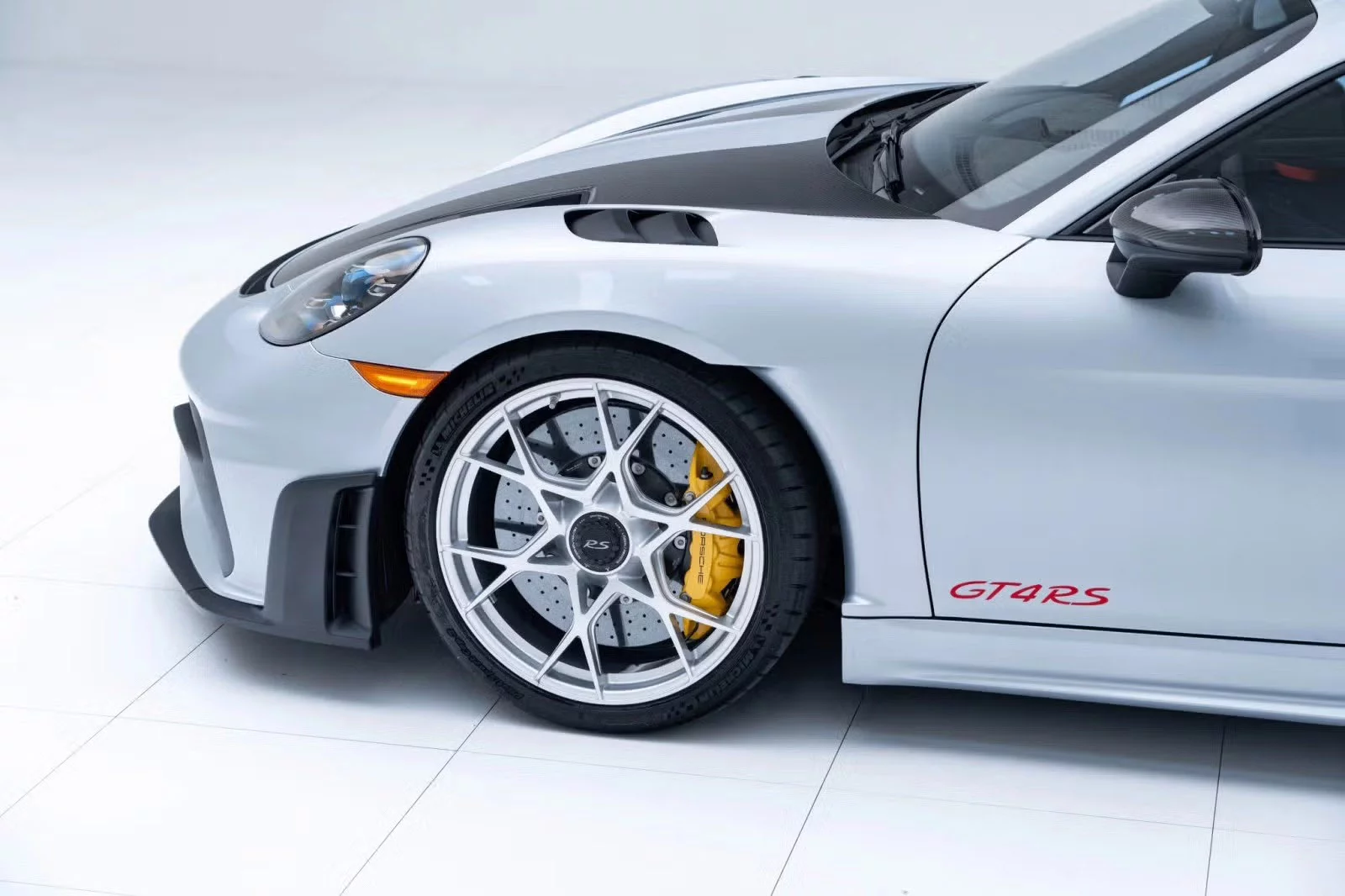 Dolomite Silver Metallic - Porsche Cayman GT4 RS (718) | carpaints.co