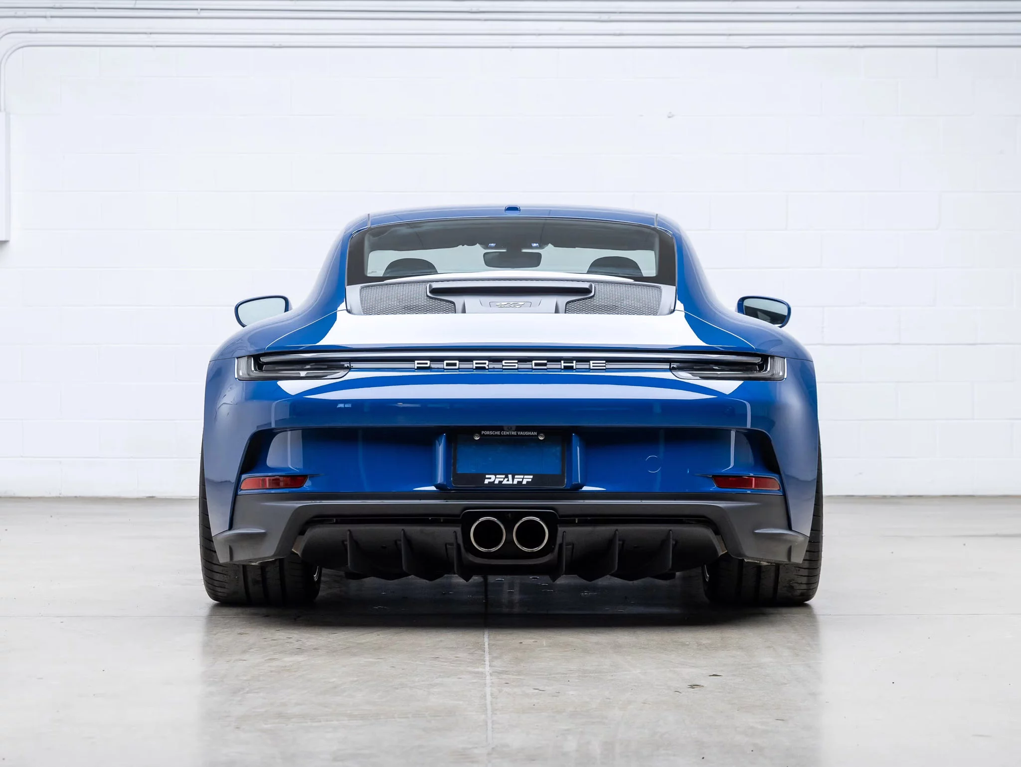 Pantone 296C - Porsche 911 GT3 Touring (992) | carpaints.co