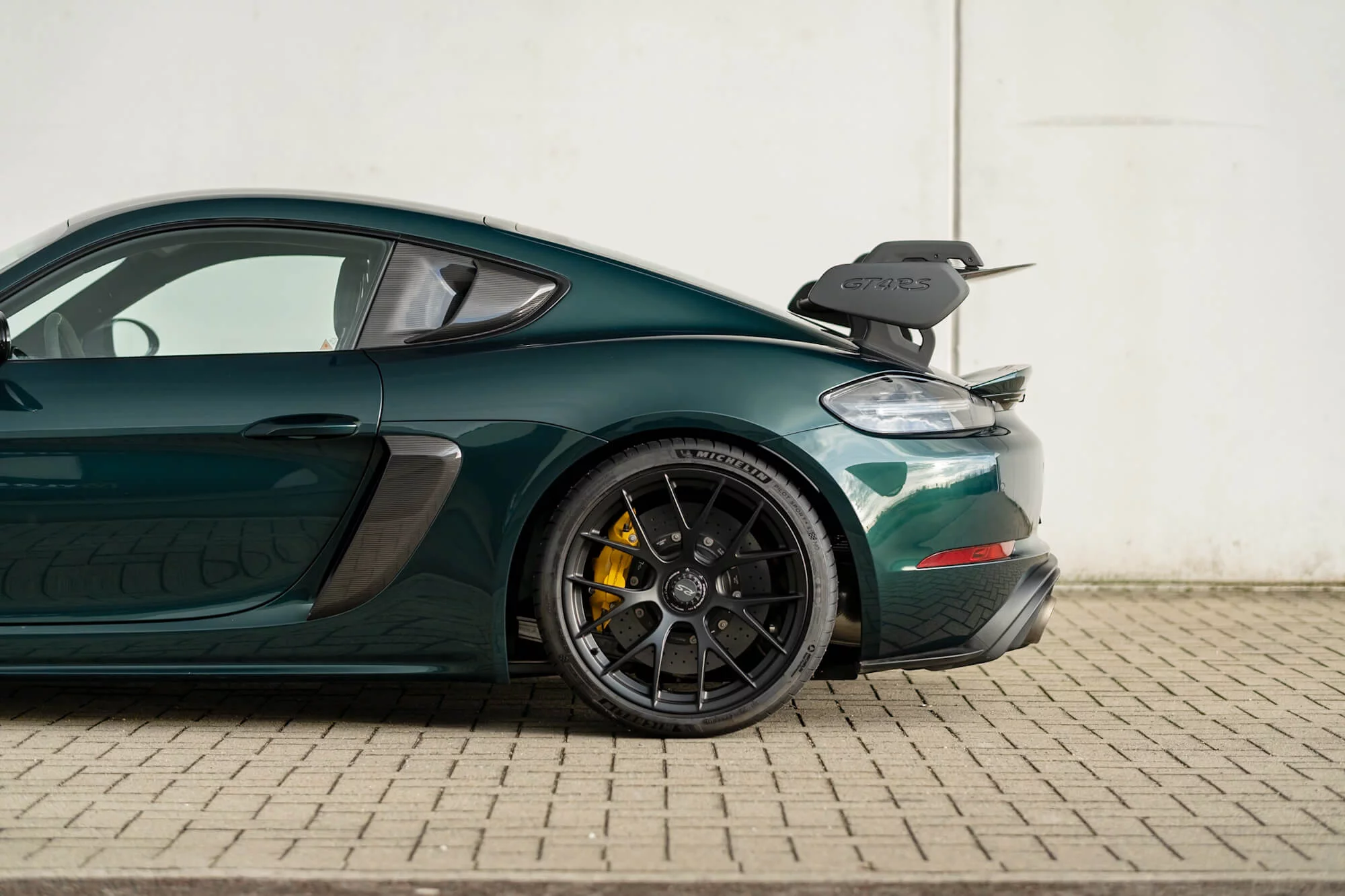 Jet Green Metallic - Porsche Cayman GT4 RS (718) | carpaints.co