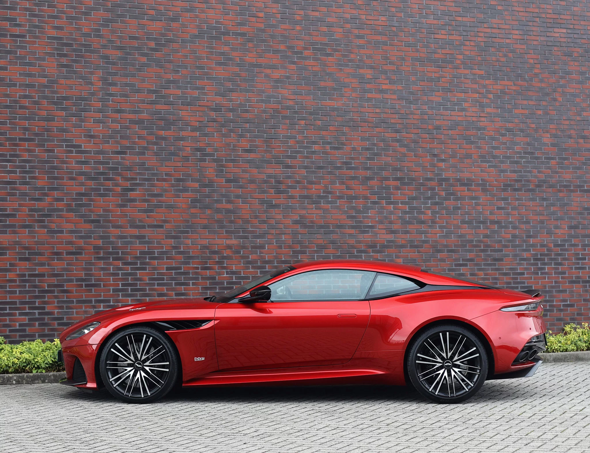 Hyper Red - Aston Martin DBS Superleggera | carpaints.co