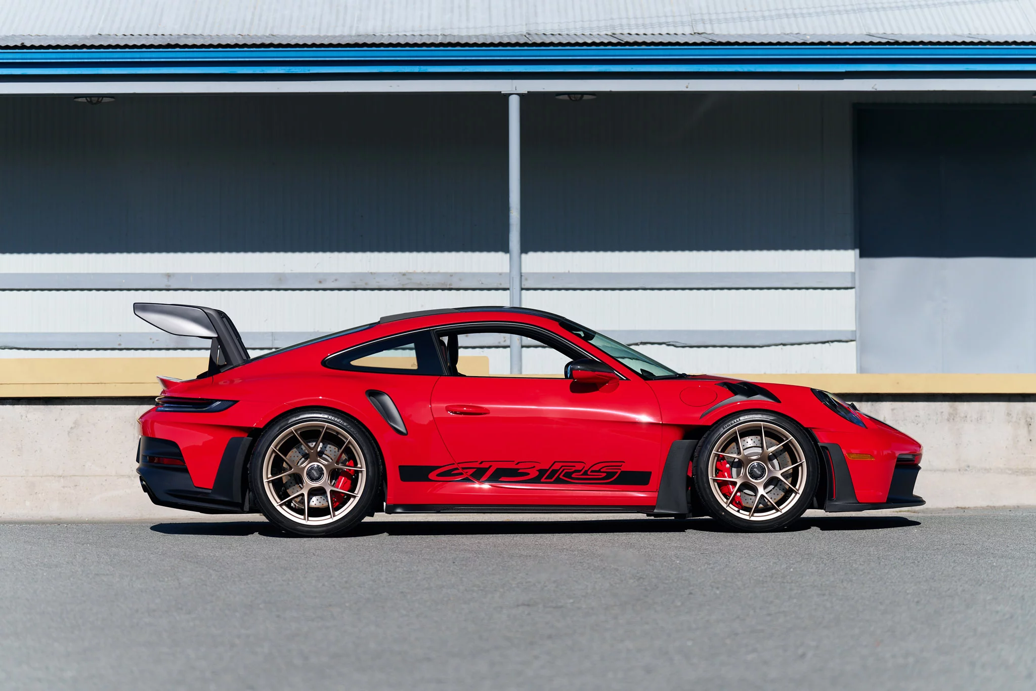 Guards Red - Porsche 911 GT3 RS (992) | carpaints.co