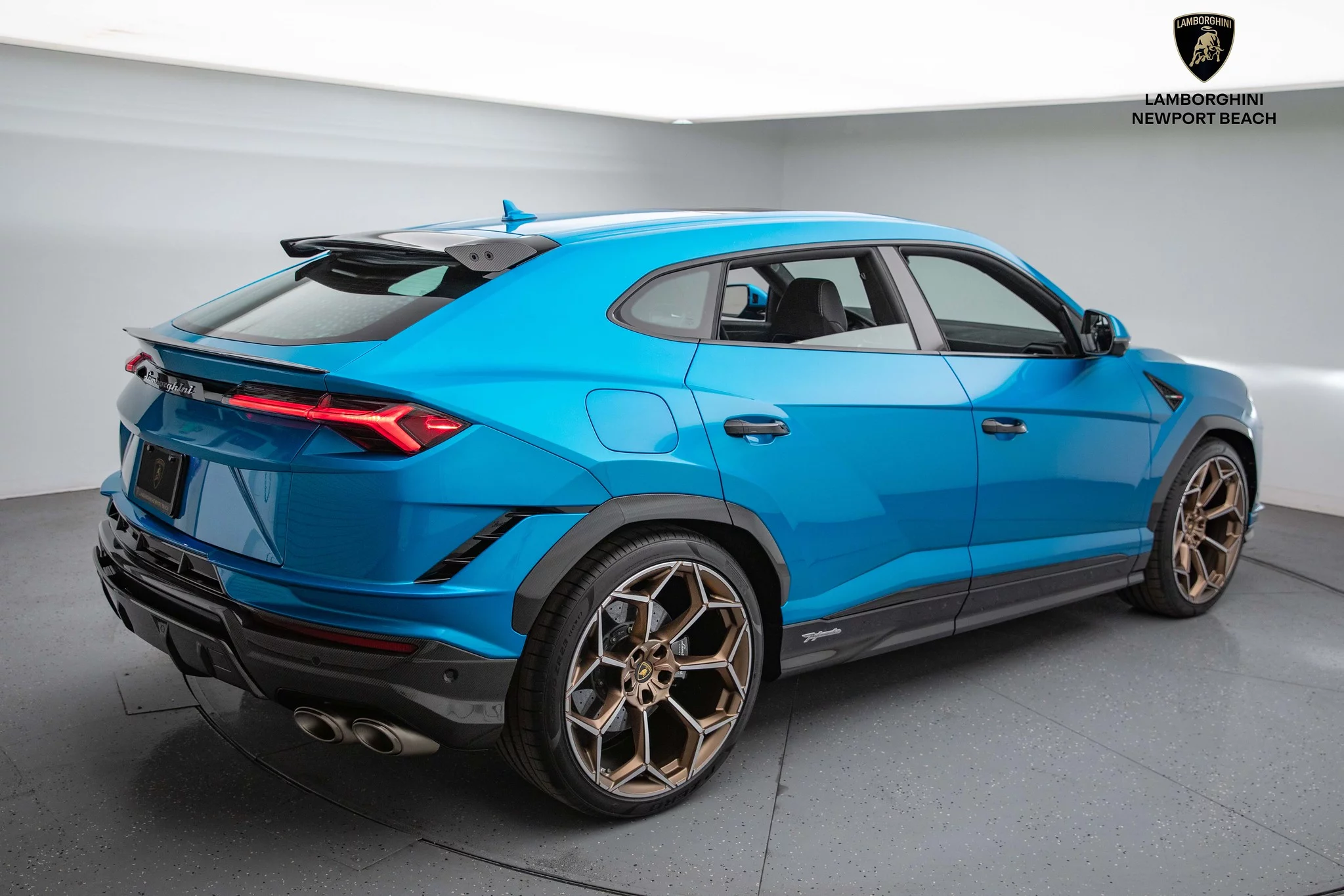 Blu Uranus - Lamborghini Urus Performante | carpaints.co