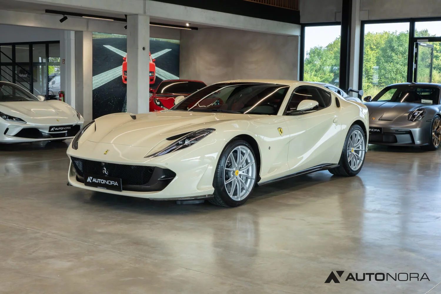 Avorio - Ferrari 812 Superfast | carpaints.co