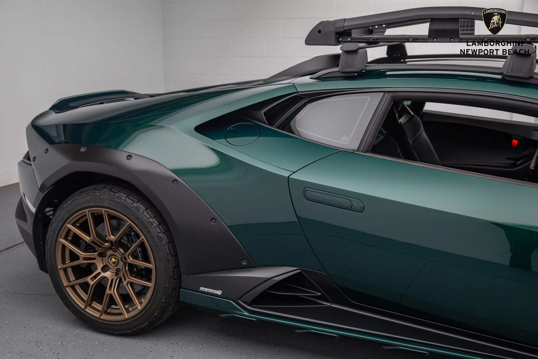 Verde Hydra - Lamborghini Huracán Sterrato | carpaints.co