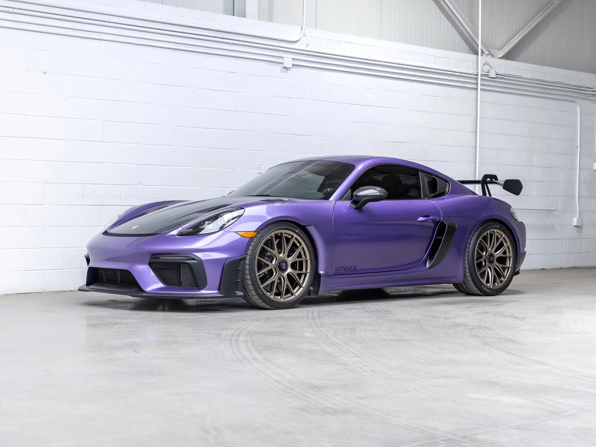 Viola Purple Metallic - Porsche Cayman GT4 RS (718) | carpaints.co