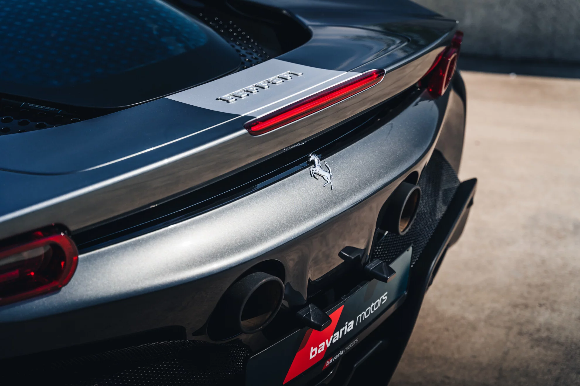 Grigio Silverstone / Nero DS - Ferrari SF90 Stradale | carpaints.co