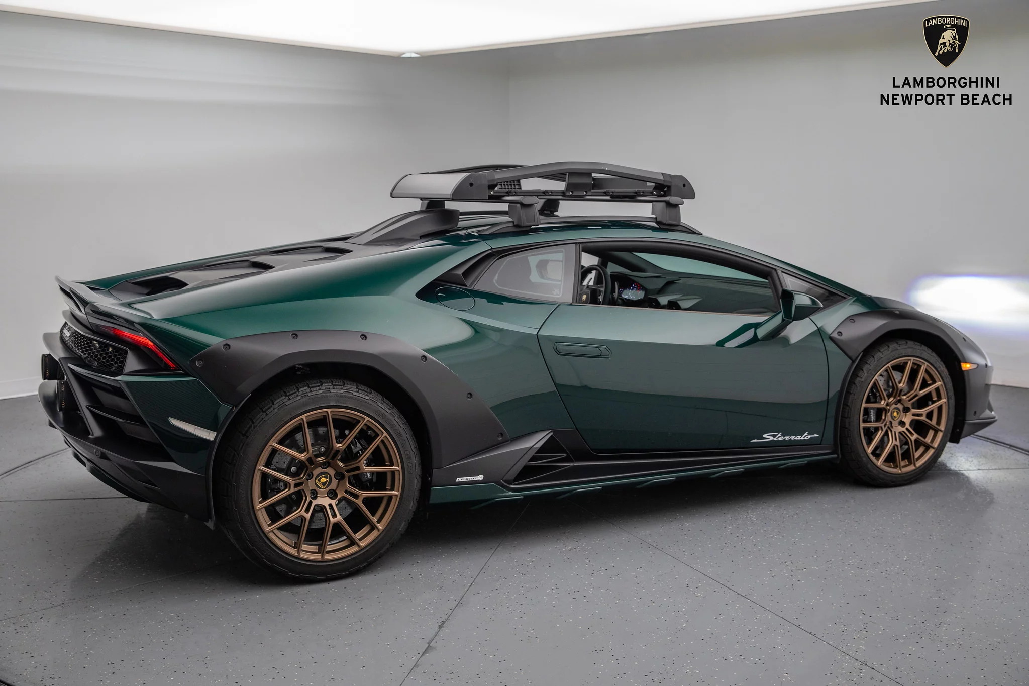 Verde Hydra - Lamborghini Huracán Sterrato | carpaints.co