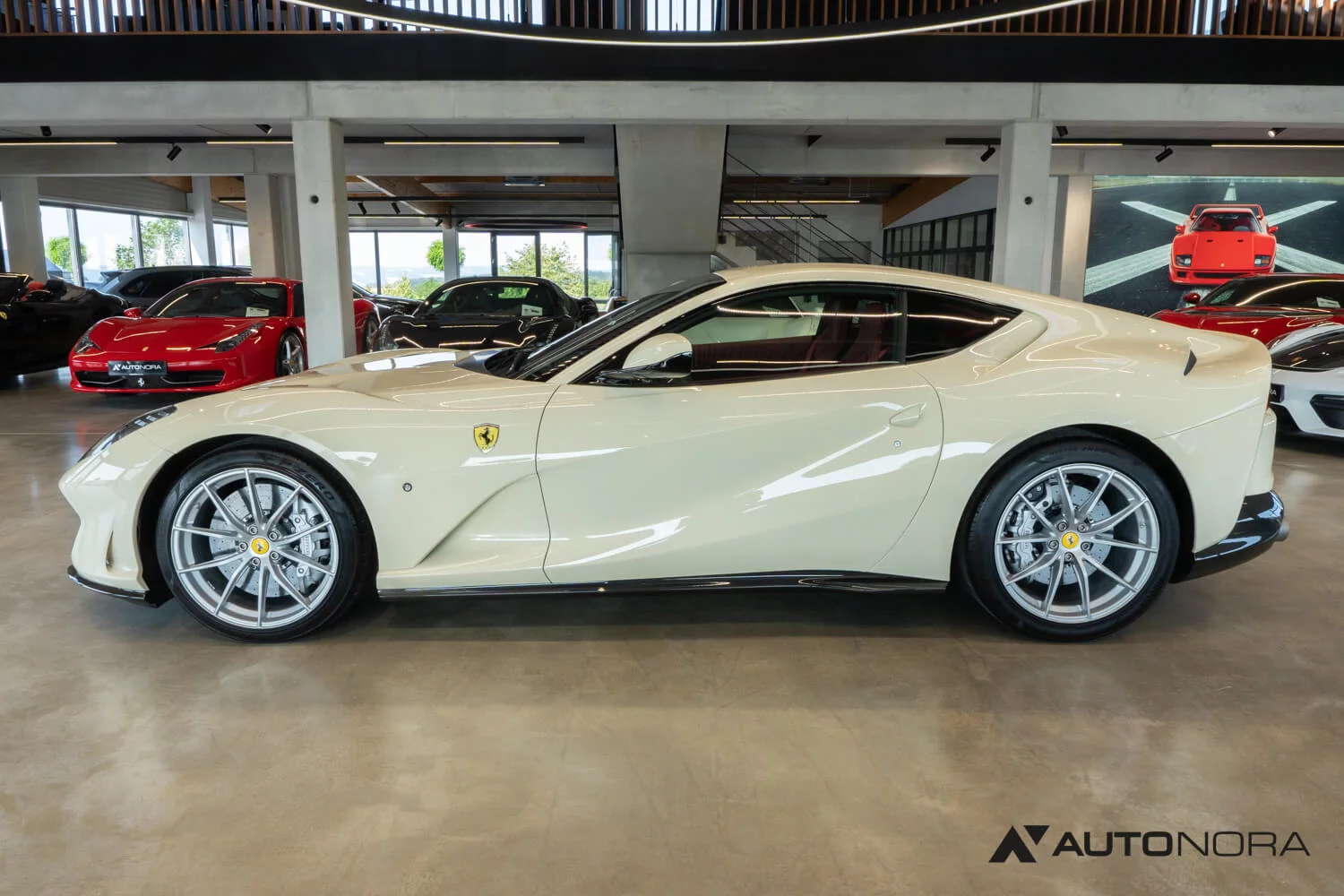 Avorio - Ferrari 812 Superfast | carpaints.co