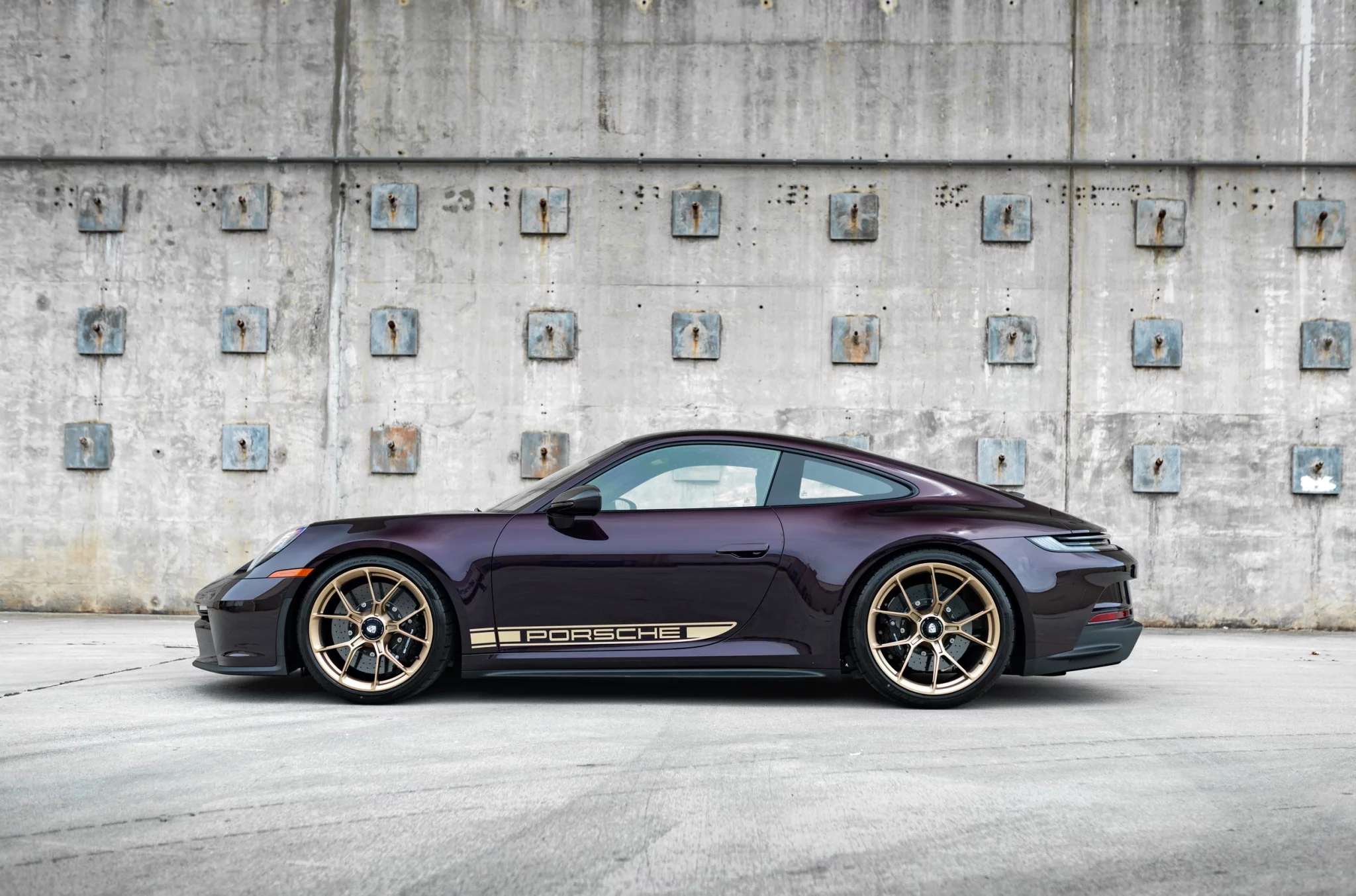 Amethyst Metallic - Porsche 911 GT3 Touring (992) | carpaints.co