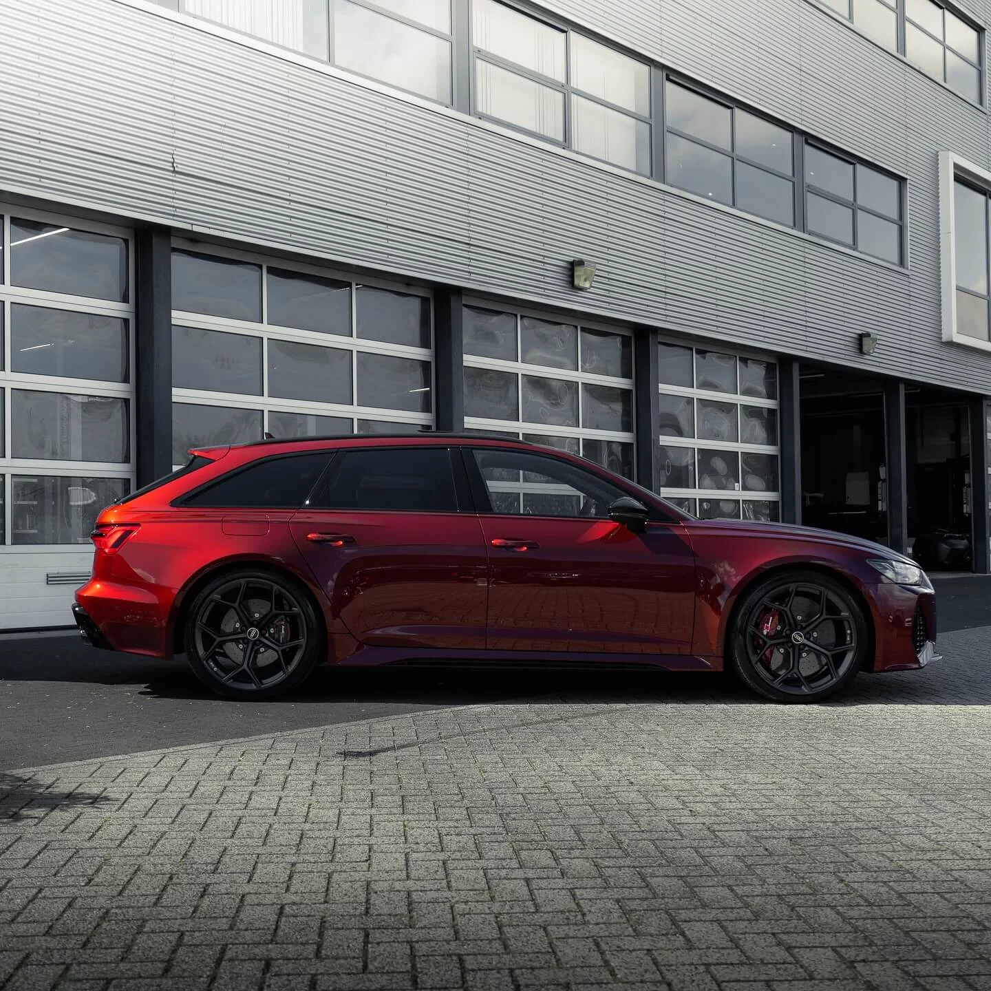 Grenadine Red - Audi RS6 Avant (C8) | carpaints.co