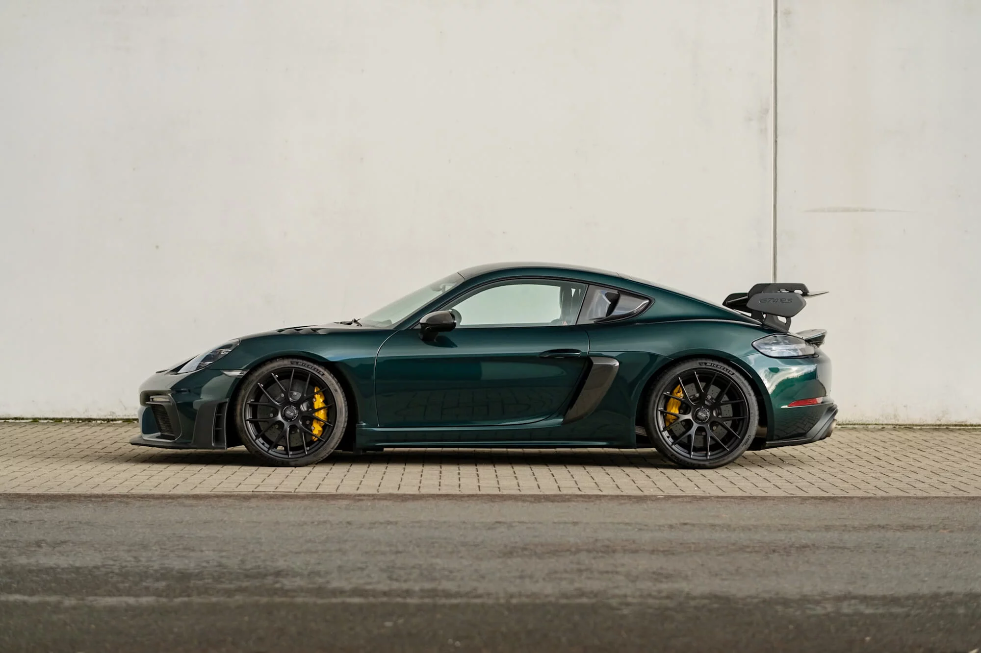 Jet Green Metallic - Porsche Cayman GT4 RS (718) | carpaints.co