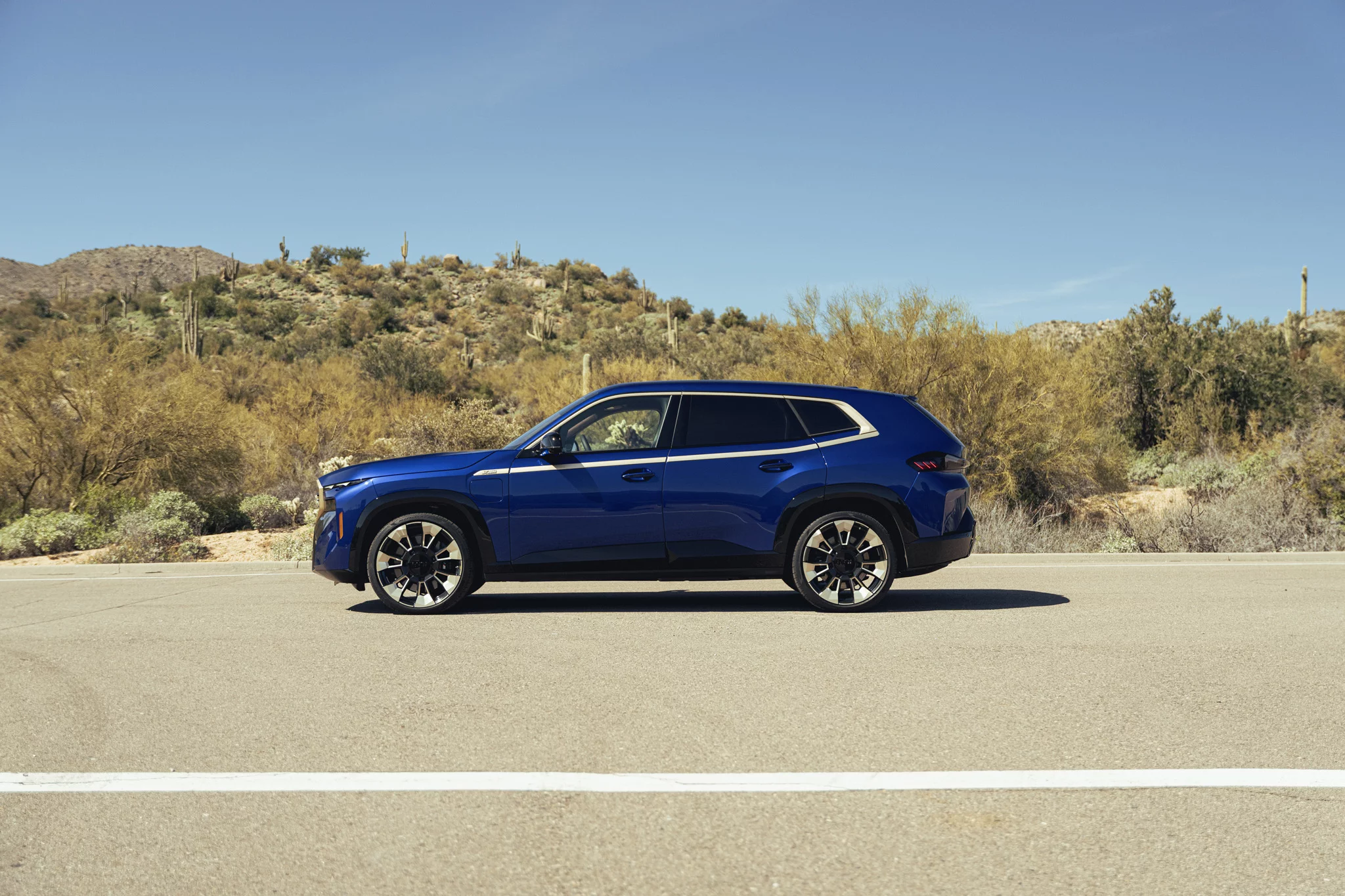 Marina Bay Blue - BMW XM | carpaints.co