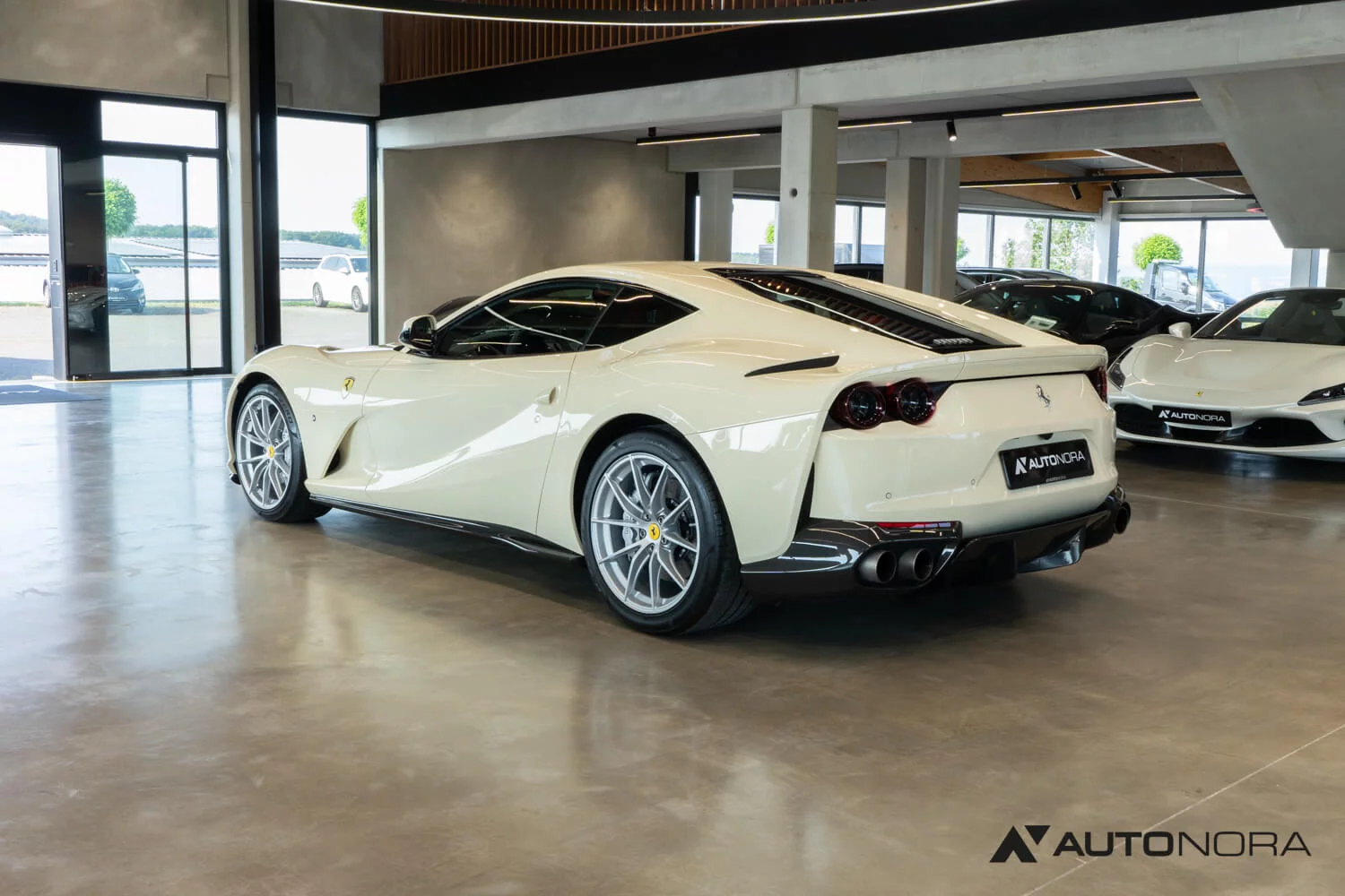 Avorio - Ferrari 812 Superfast | carpaints.co