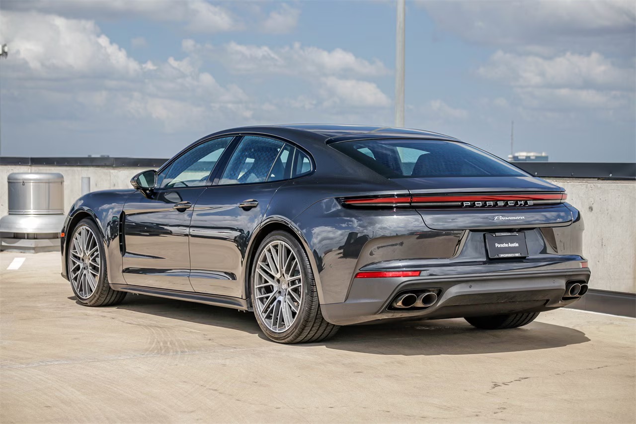 Volcano Grey Metallic - Porsche Panamera (972) - carpaints.co