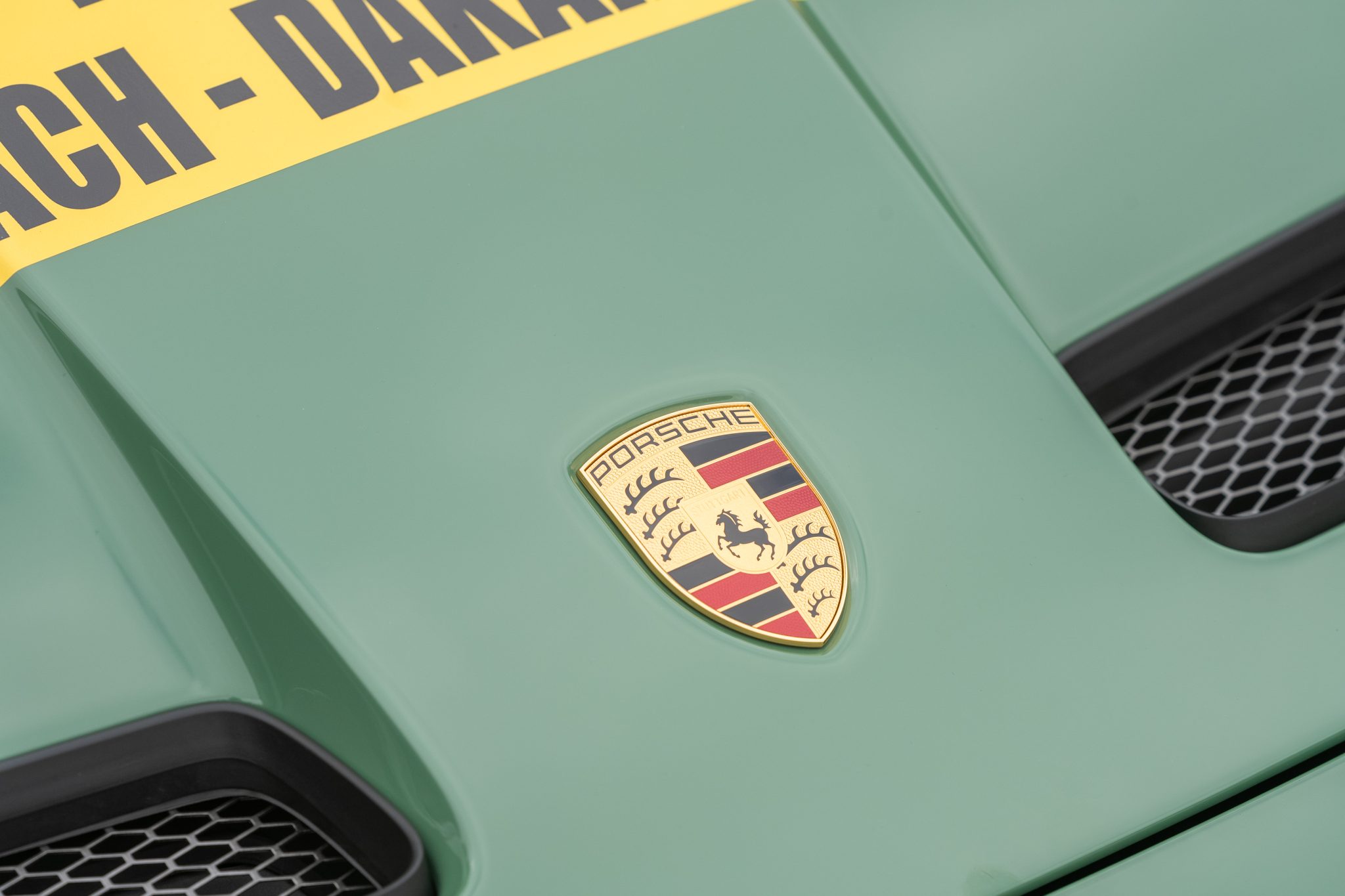 Auratium Green - Porsche 911 Dakar (992) - carpaints.co