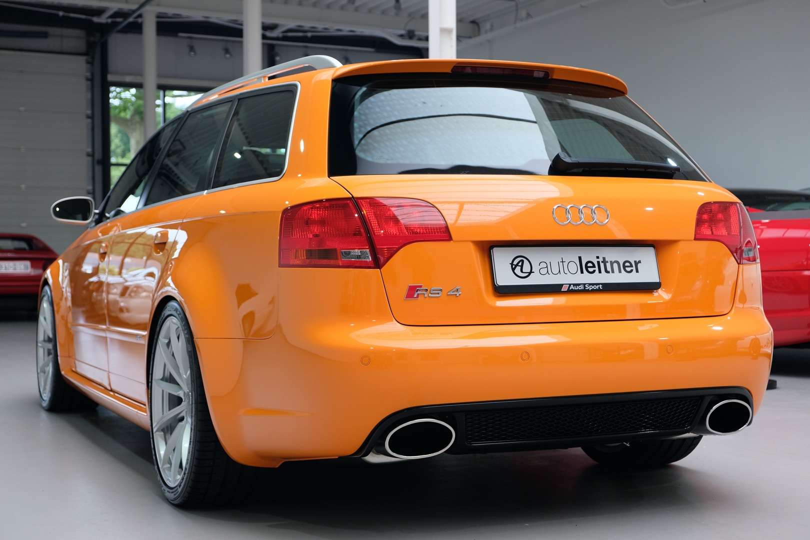 Glut Orange - Audi RS4 Avant (B7) - carpaints.co