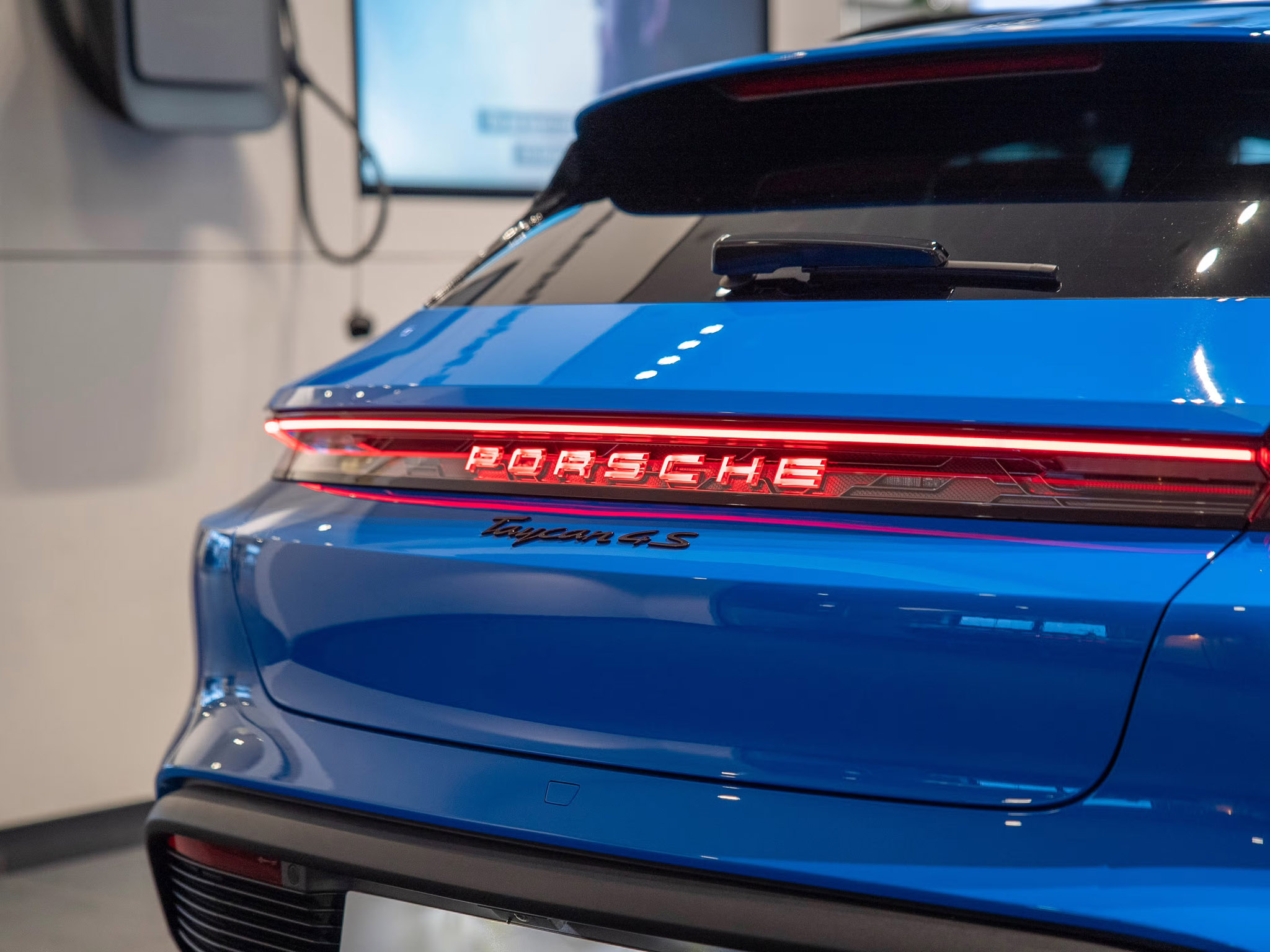 Voodoo Blue - Porsche Taycan Sport Turismo - carpaints.co