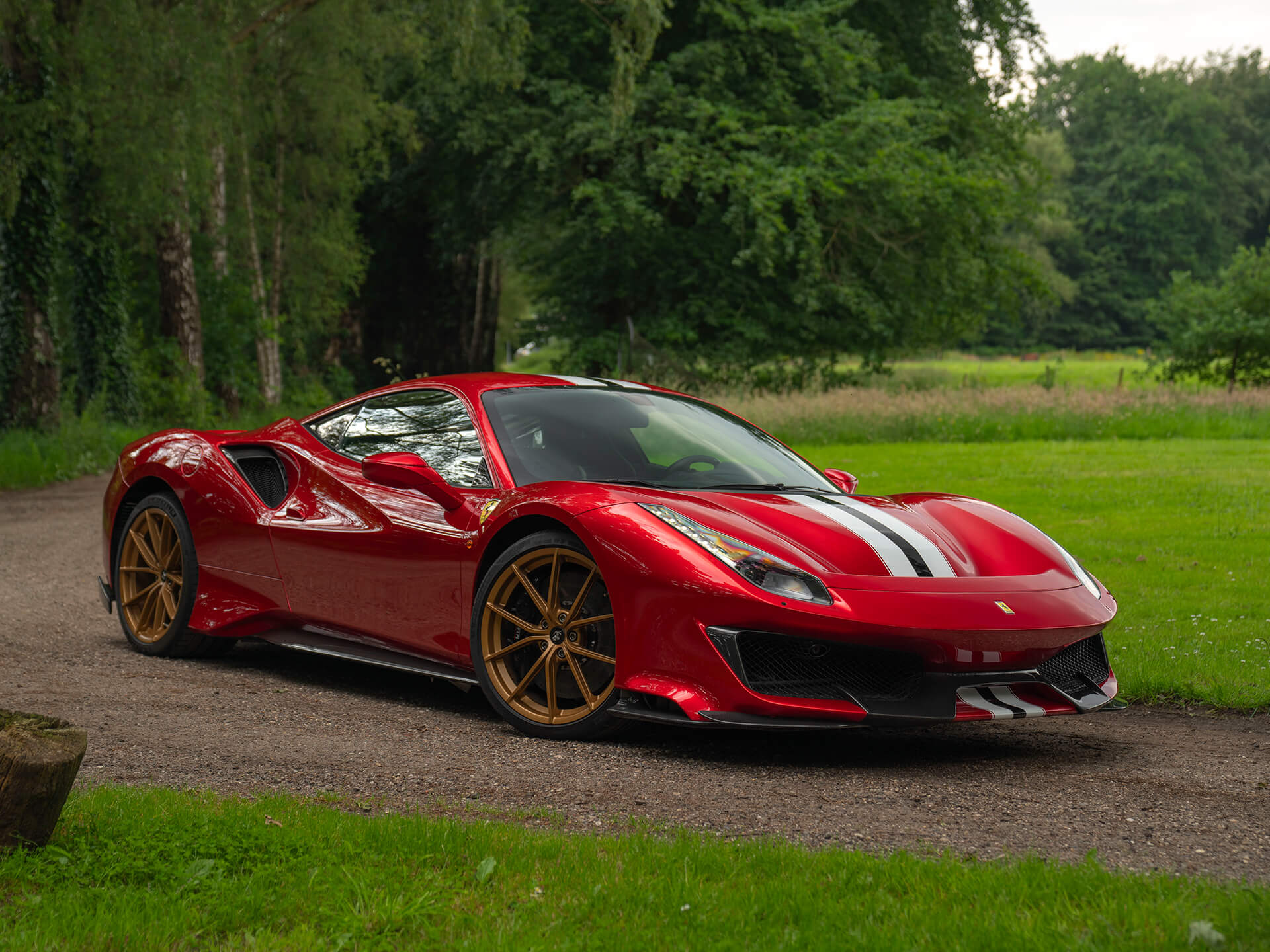 Rosso Magma - Ferrari 488 Pista - carpaints.co