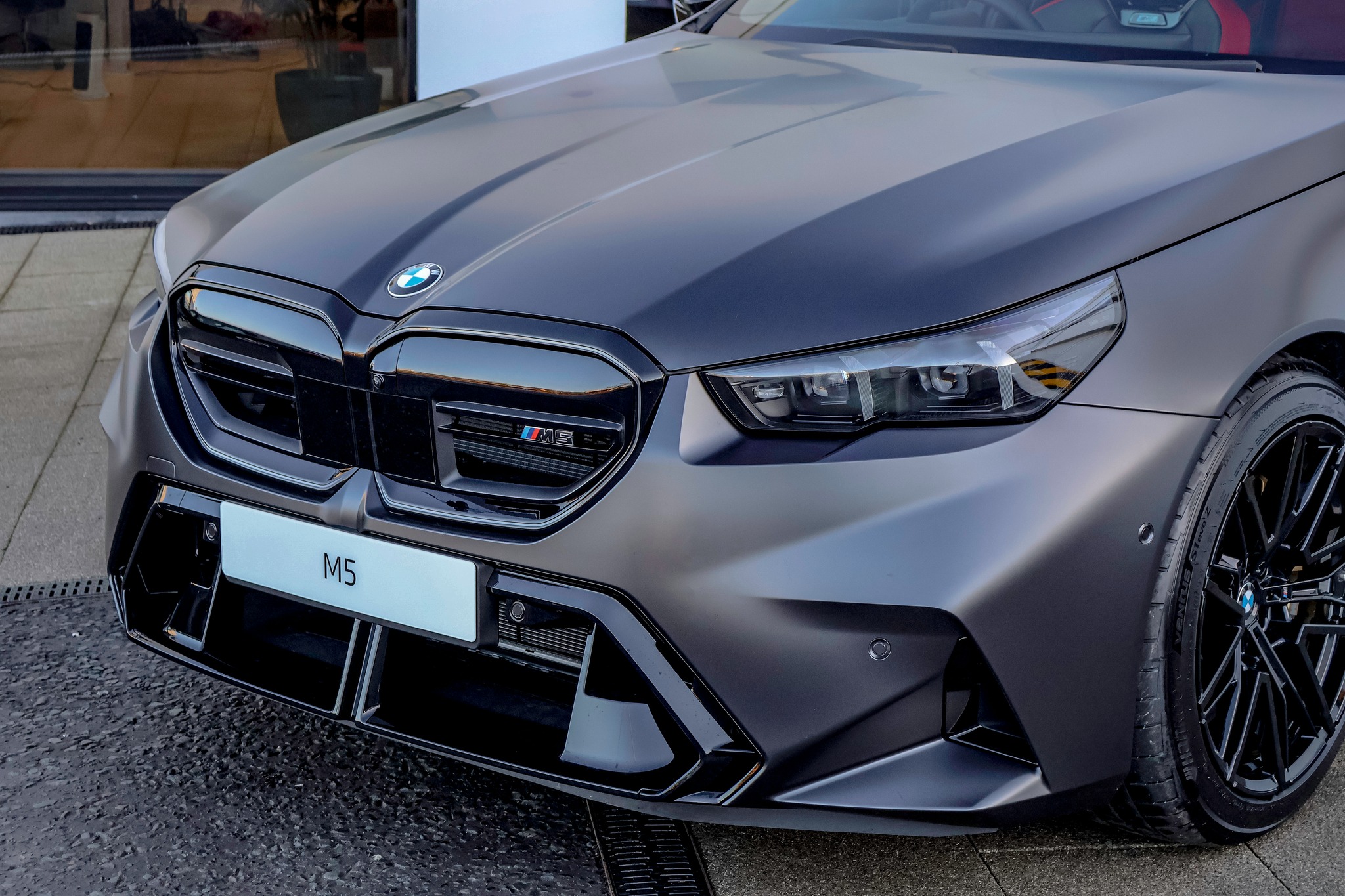 Frozen Deep Grey - BMW M5 (G90) - carpaints.co