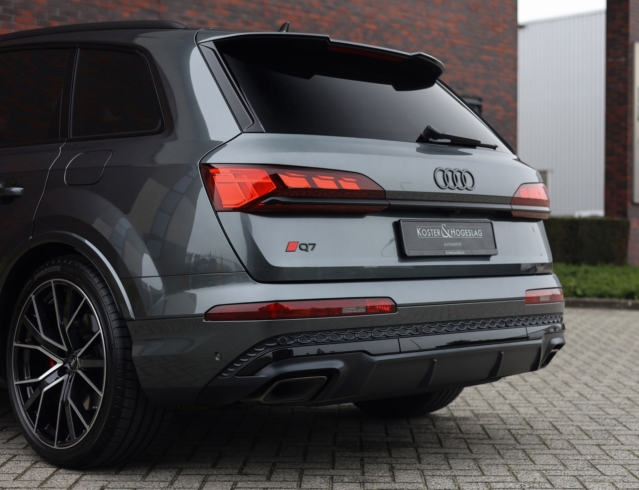Daytona Grey - Audi Q7 (4M) - carpaints.co