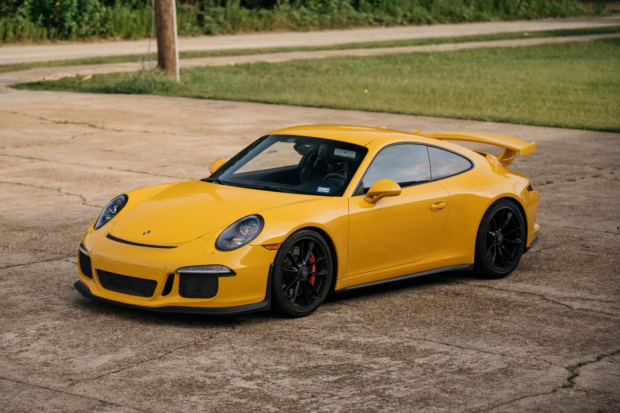 Signal Yellow - Porsche 911 GT3 (991.1) - carpaints.co