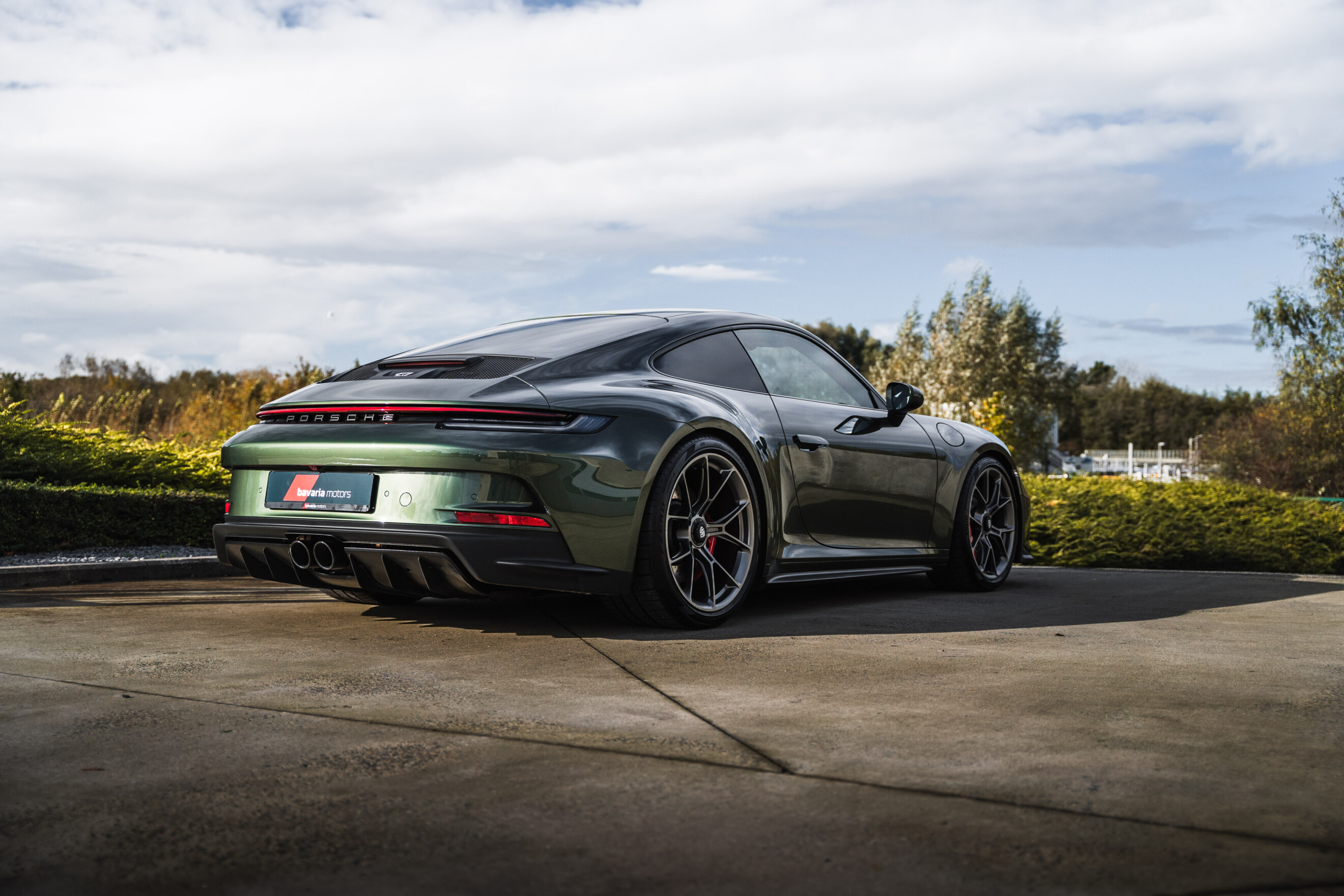 Oak Green - Porsche 911 GT3 Touring (992) - carpaints.co