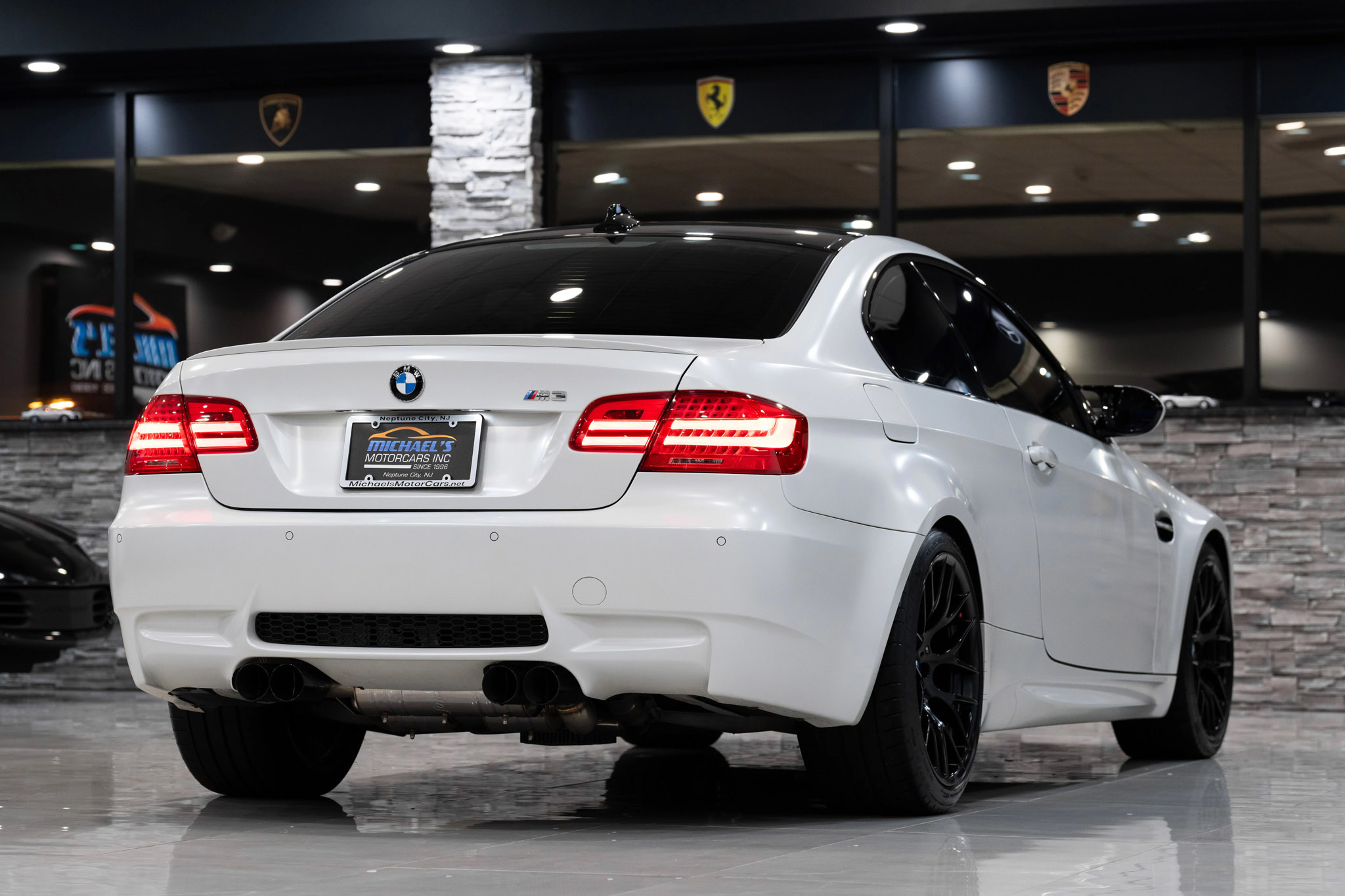 Frozen Brilliant White - BMW M3 Frozen Edition (E92) - carpaints.co