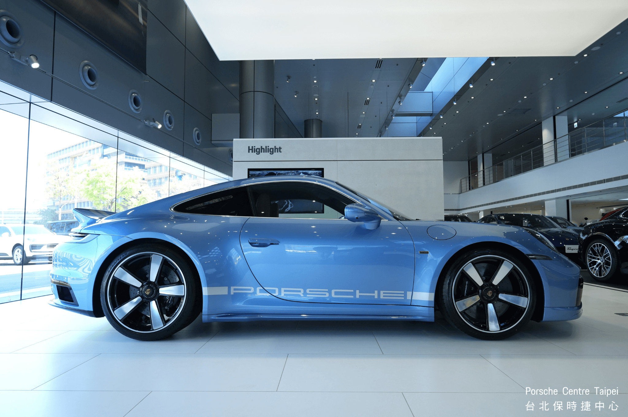 Gemini Metallic - Porsche 911 Sport Classic (992) - carpaints.co