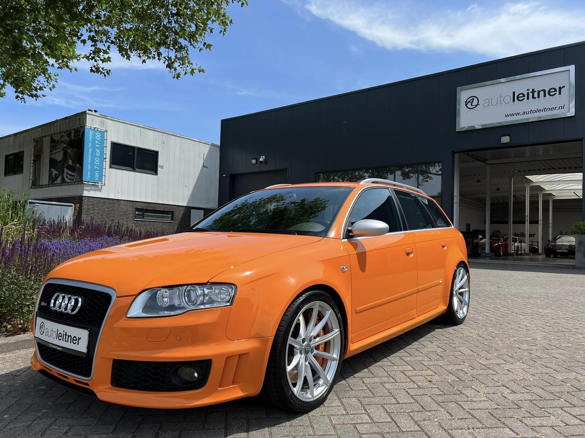Glut Orange - Audi RS4 Avant (B7) - carpaints.co