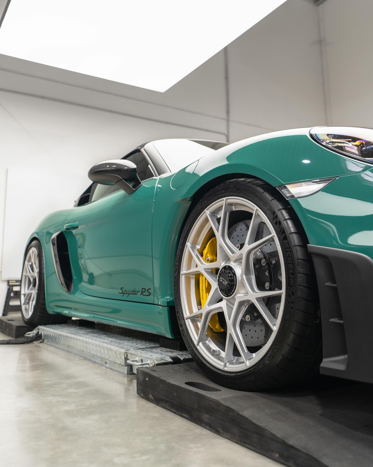 Smyrna Green - Porsche Spyder RS (718) - carpaints.co