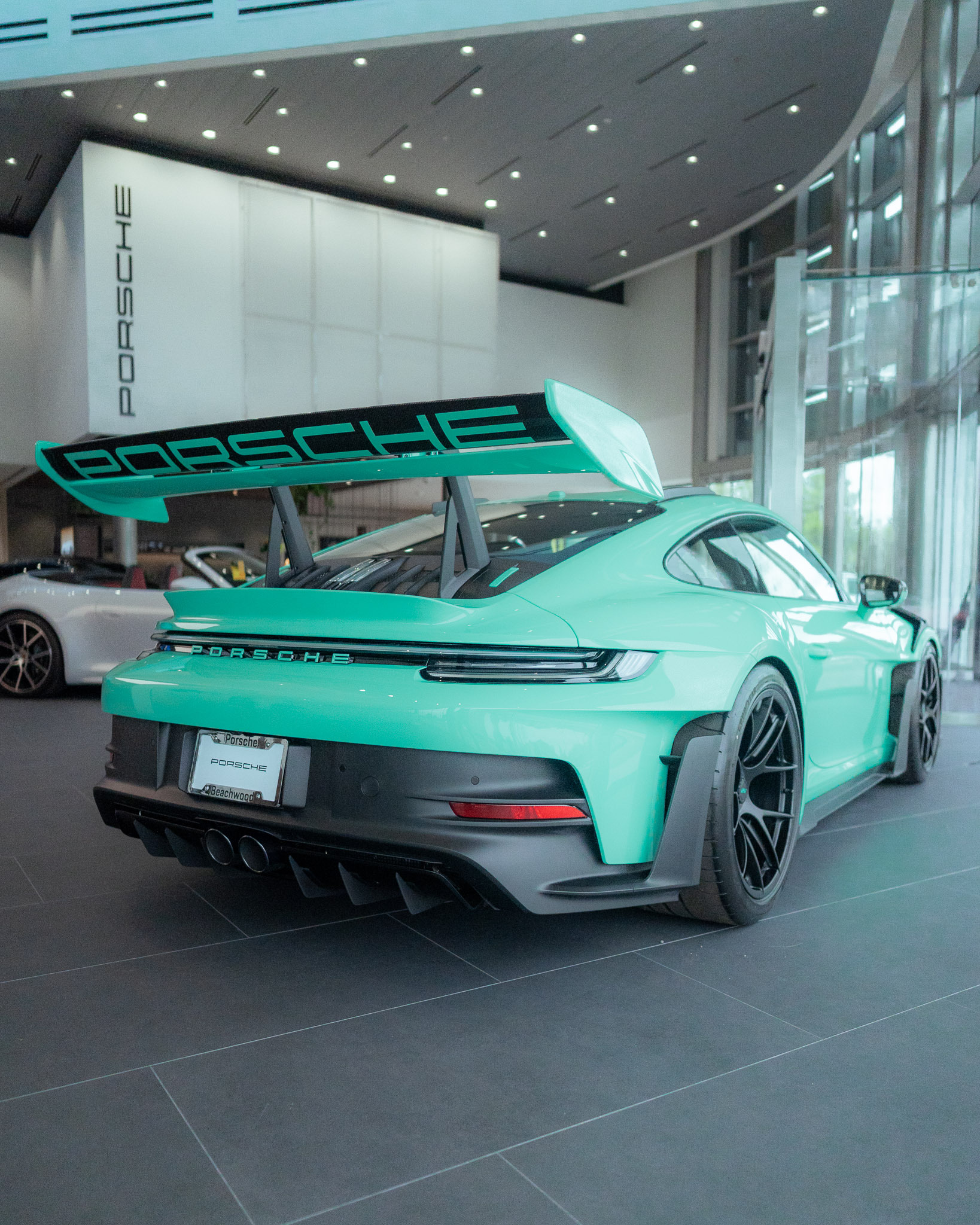 Mint Green - Porsche 911 GT3 RS (992) - carpaints.co