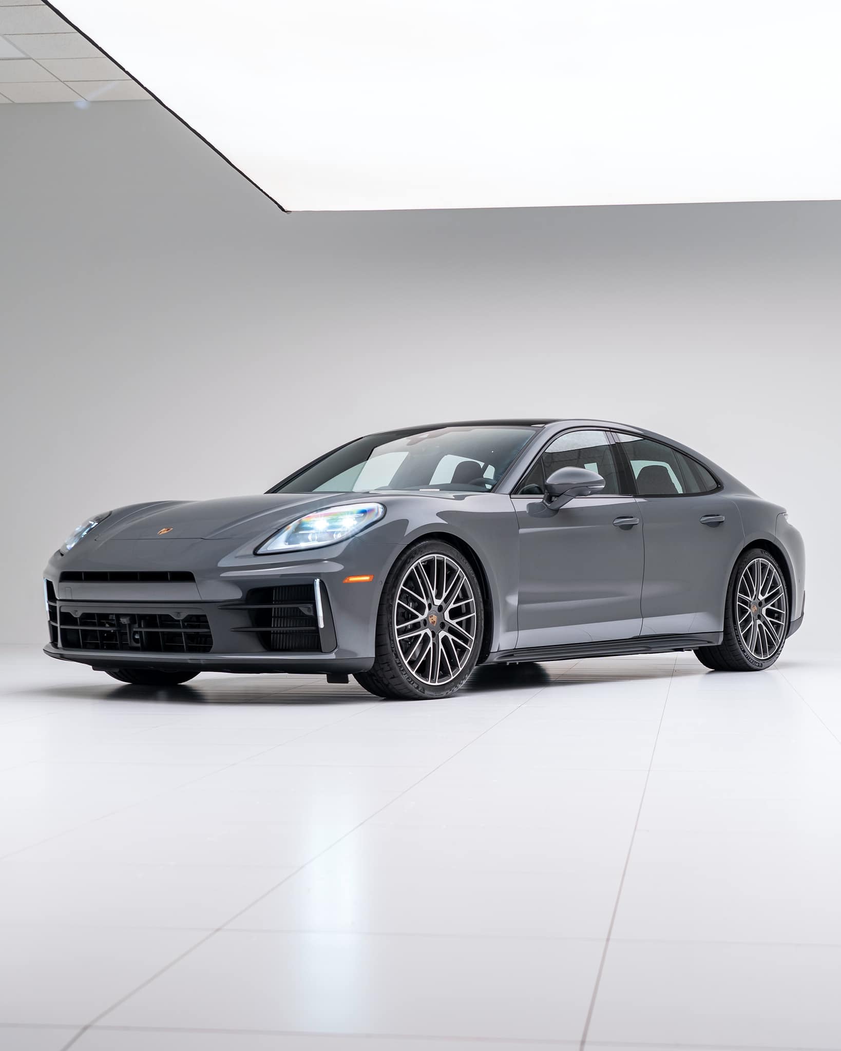 Slate Grey Neo - Porsche Panamera (972) - carpaints.co