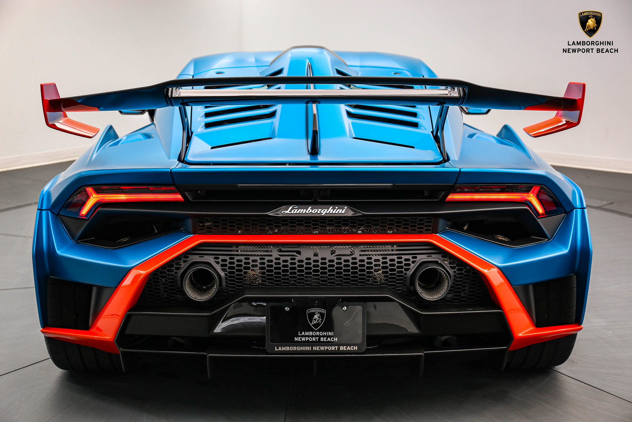 Blu Uranus Matt / Arancio Xanto - Lamborghini Huracán STO (LP640-2 ...