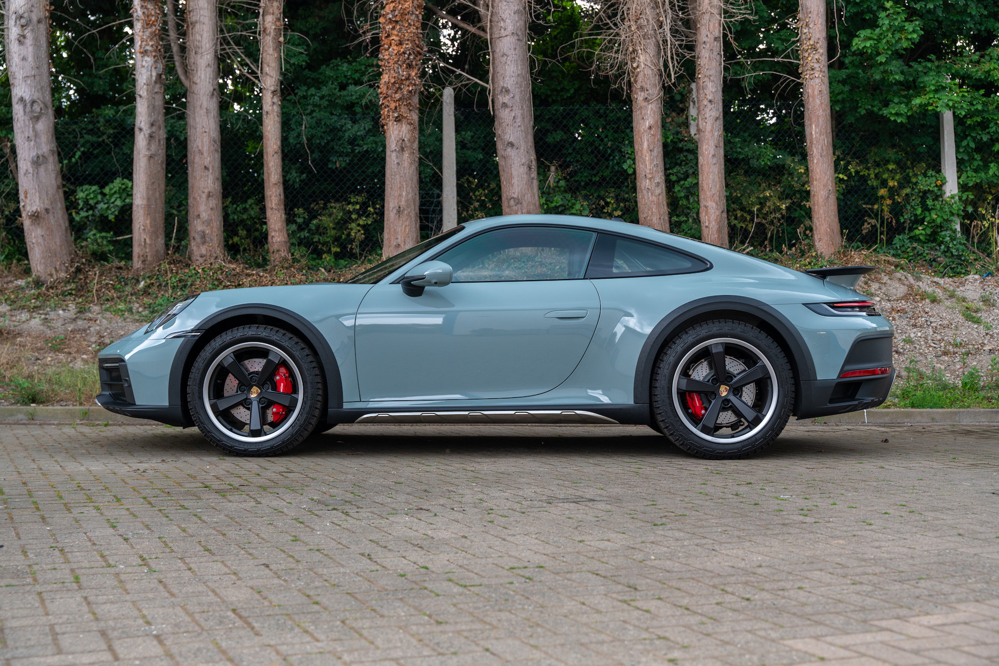 Shade Green Metallic - Porsche 911 Dakar (992) - carpaints.co