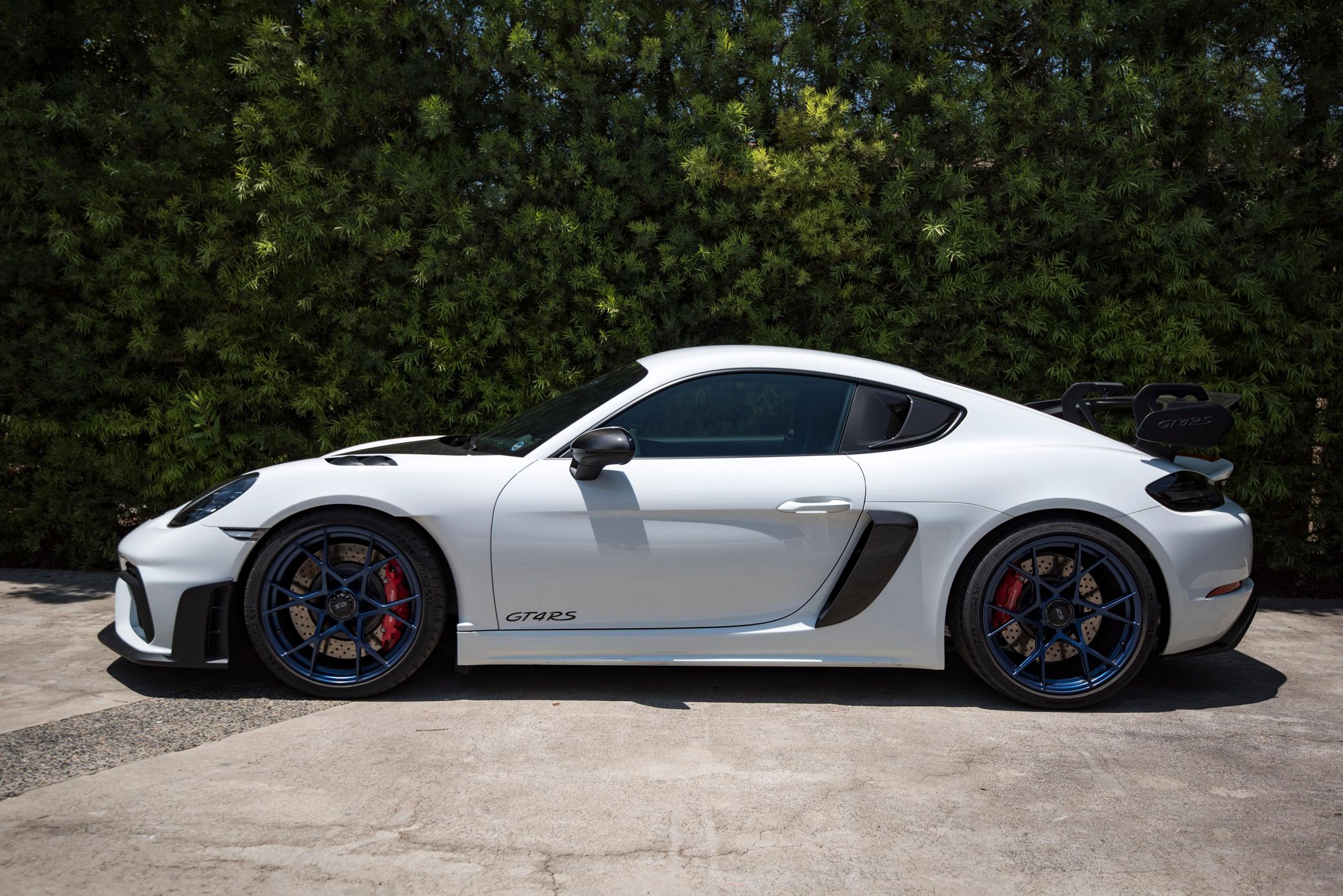 Pure White - Porsche Cayman GT4 RS (718) - carpaints.co