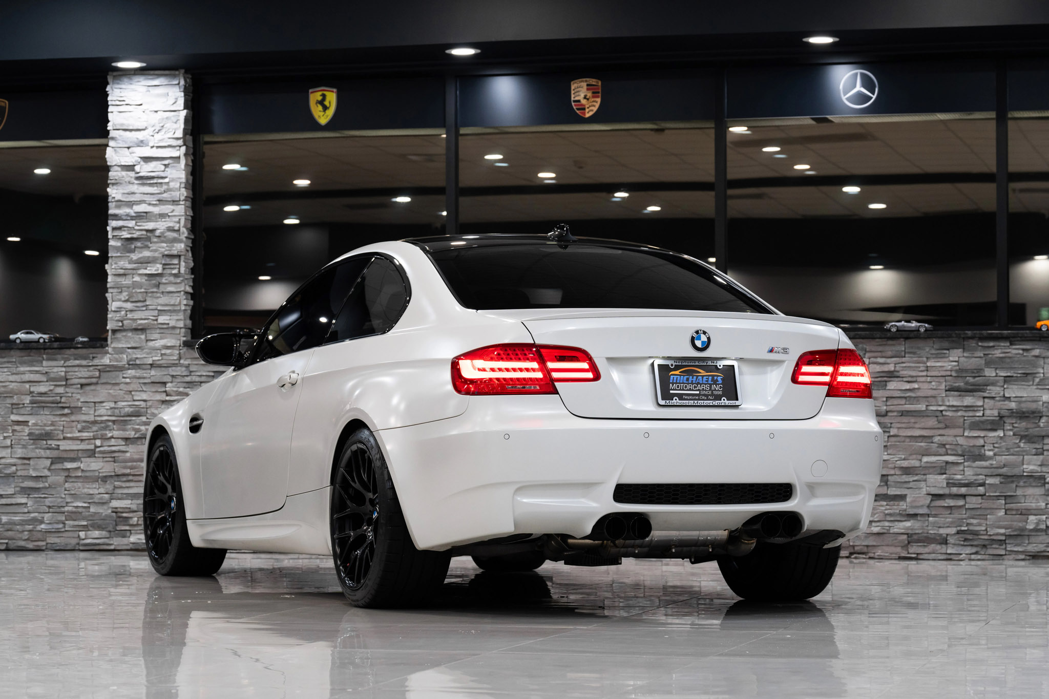 Frozen Brilliant White - BMW M3 Frozen Edition (E92) - carpaints.co