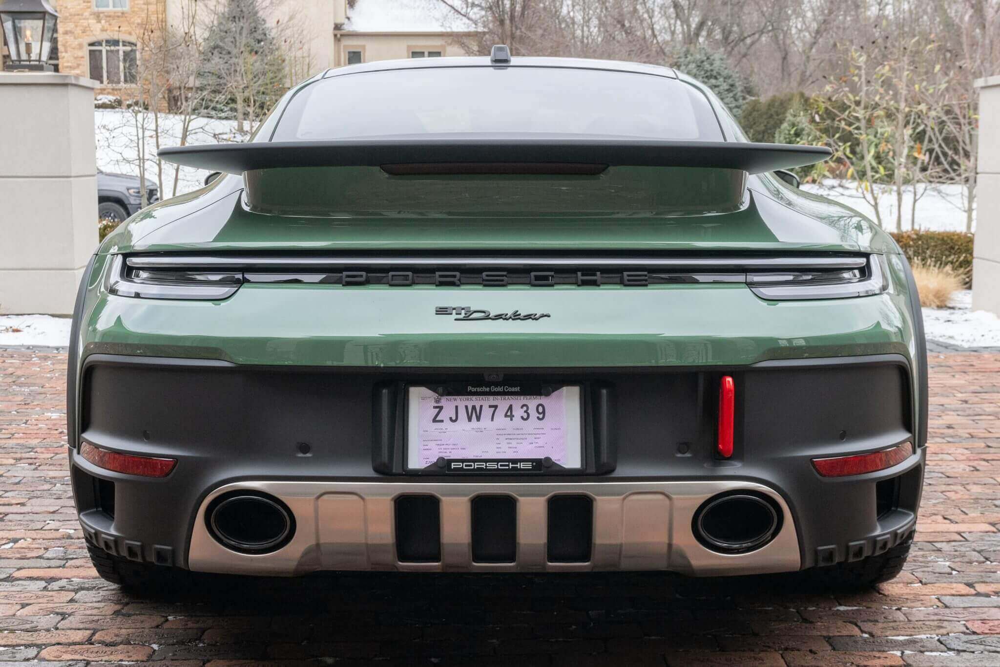 Auratium Green - Porsche 911 Dakar (992) - carpaints.co