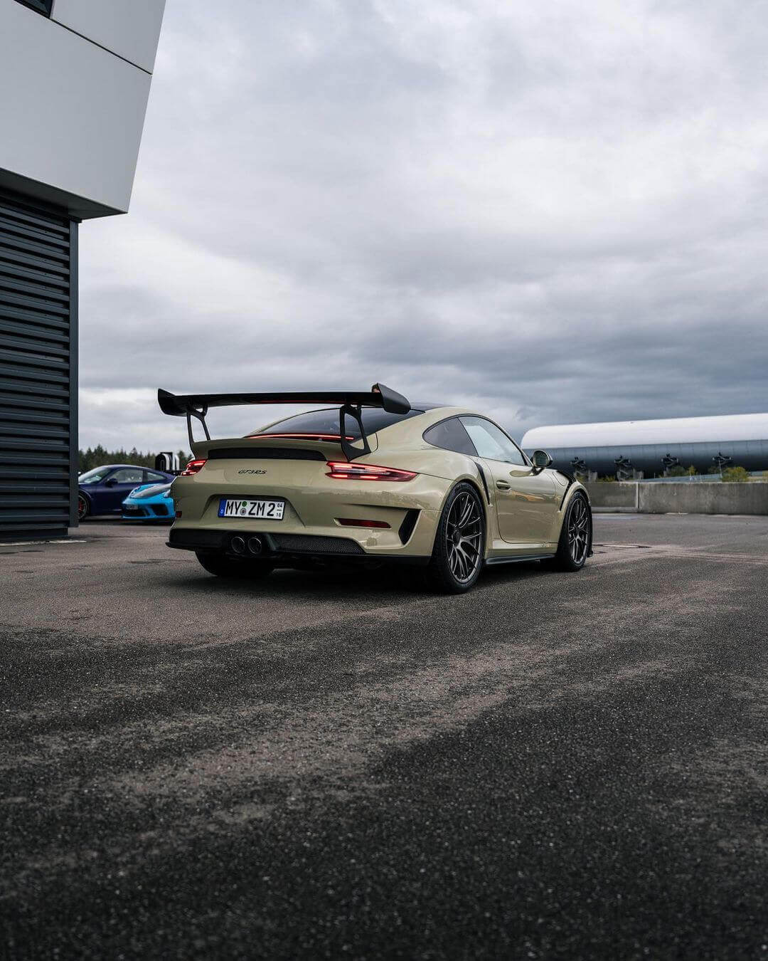 Stone Grey - Porsche 911 GT3 RS (991.2) - carpaints.co